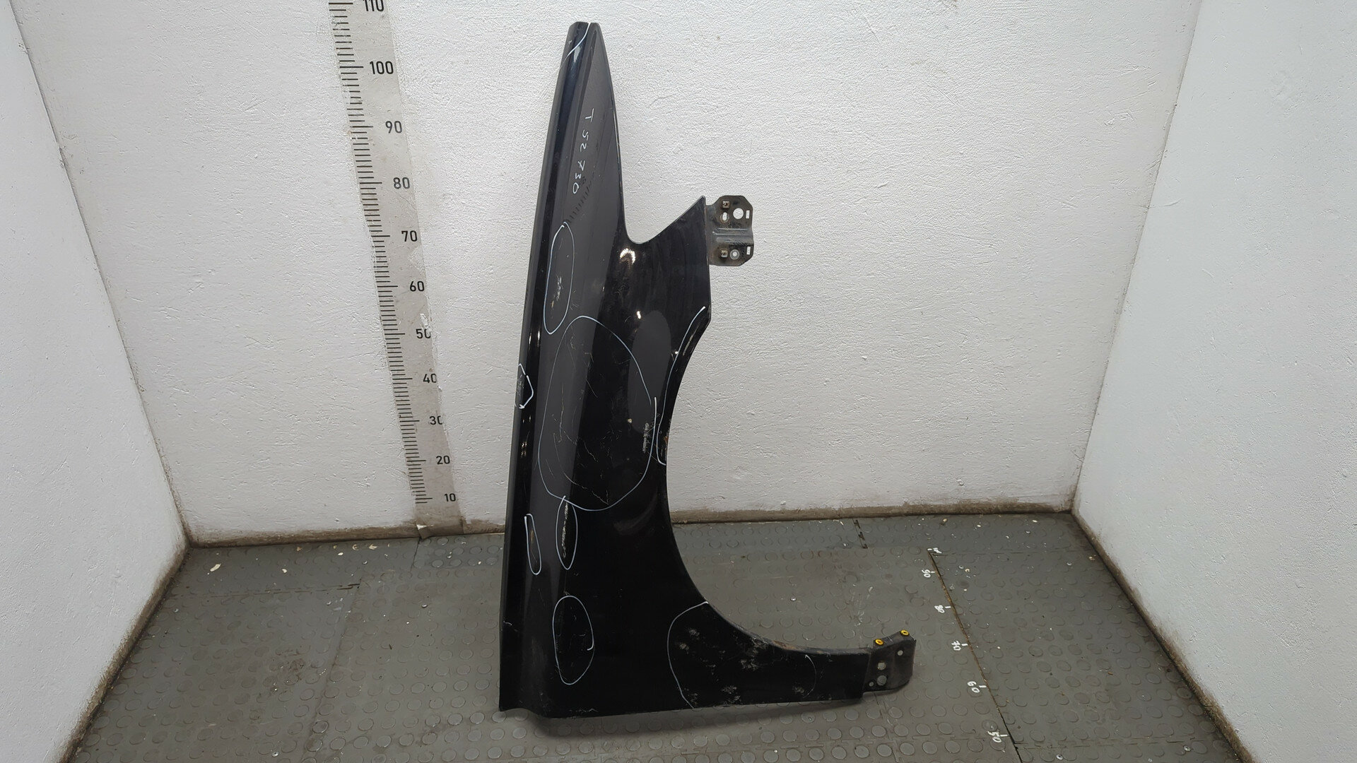 Крыло правое переднее Volvo V50 Б/У