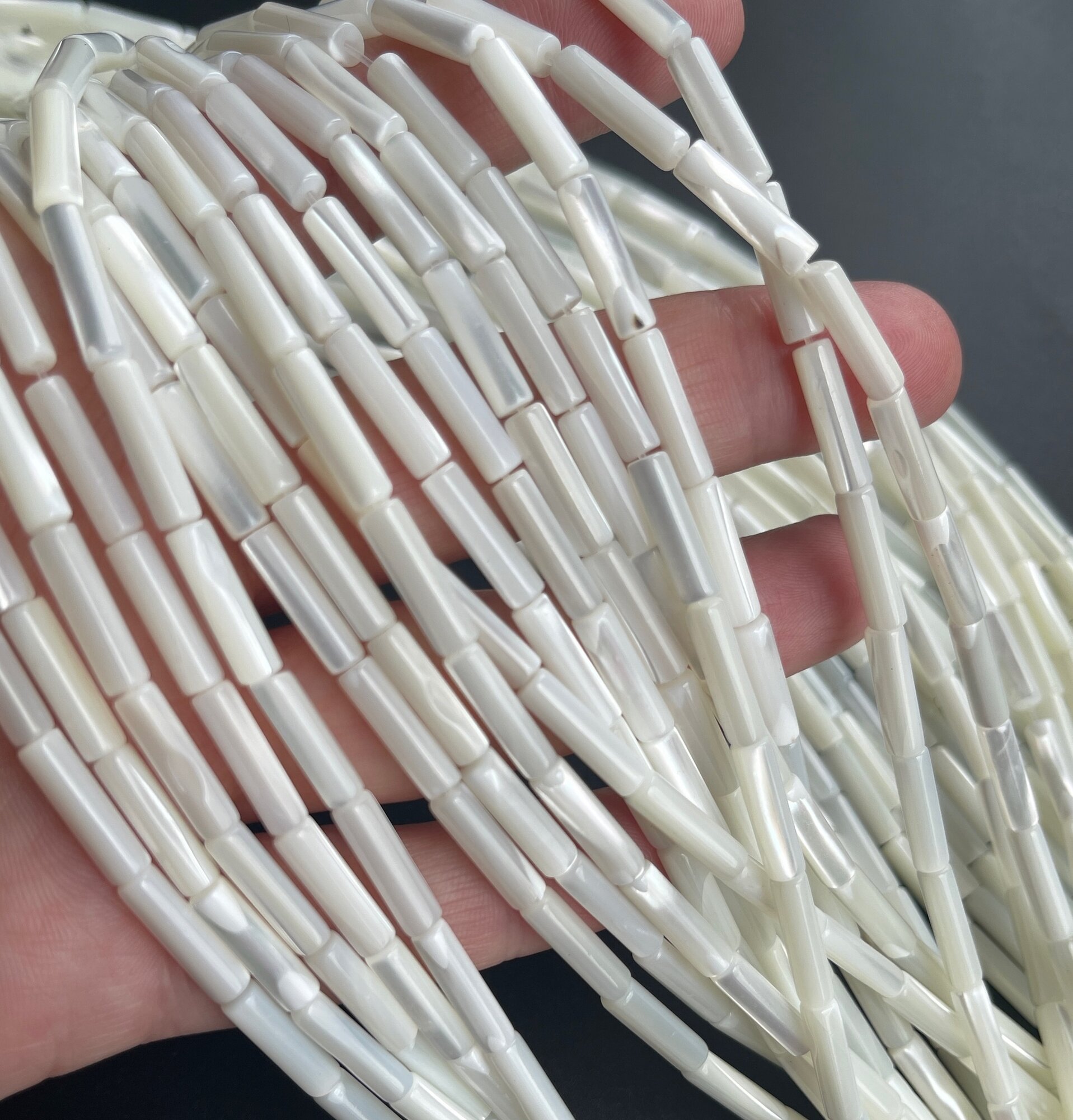 Бусины перламутр трубочка 14 х 4 мм (нить 39 см), Suntrim