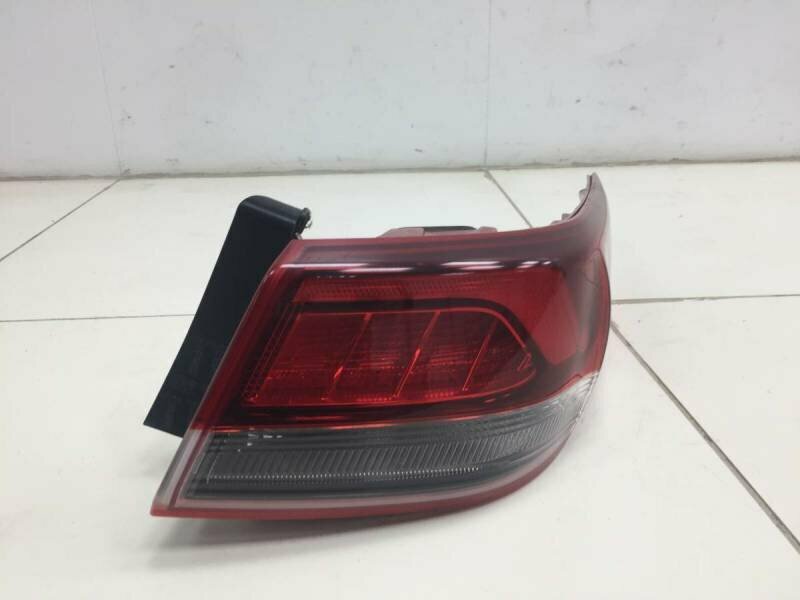 Фонарь задний наружный правый Kia K5 JF 2018 - 2021 кат.номер: 92402D4600