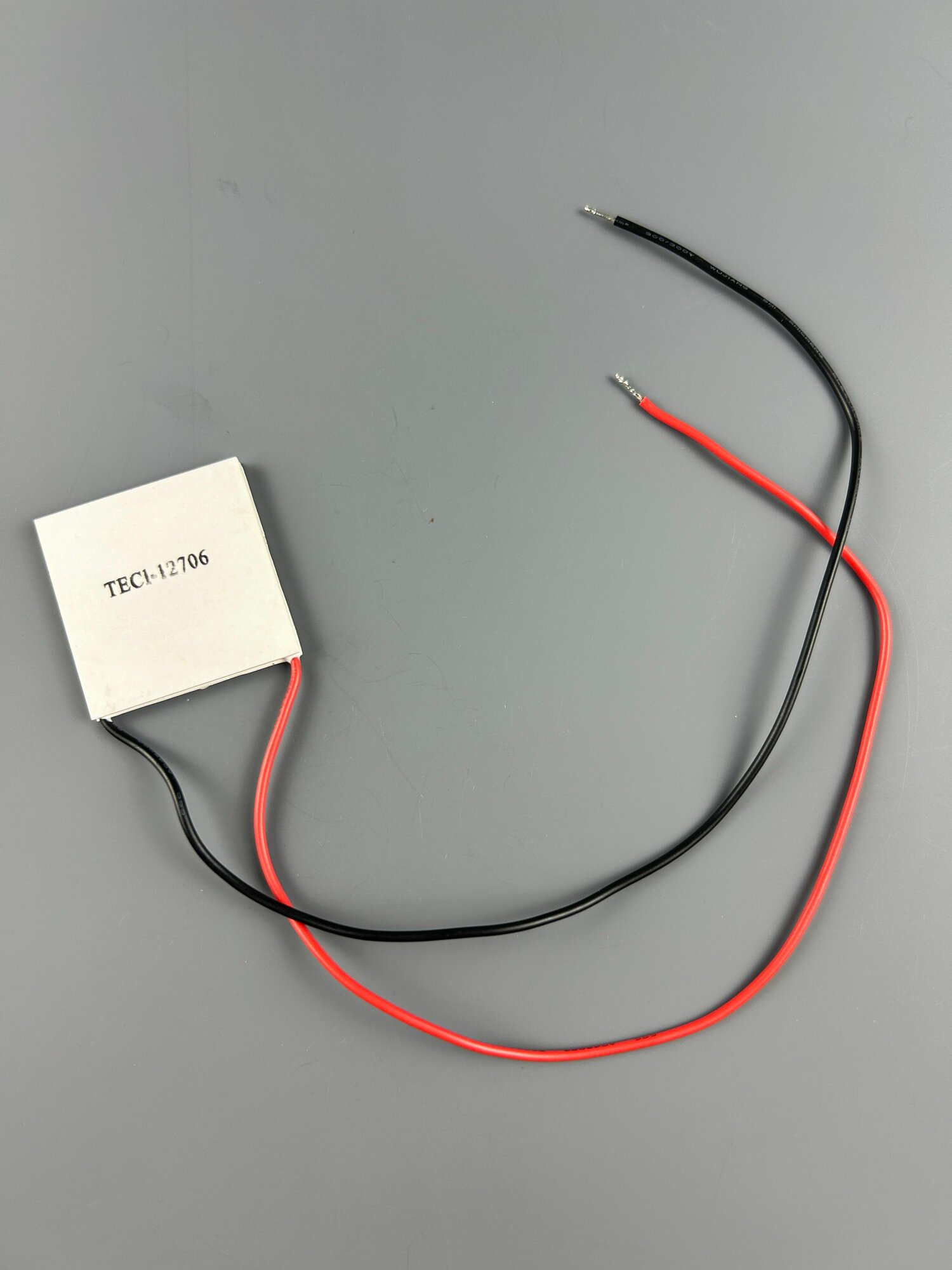 Элемент Пельтье к кулеру для воды TEC1-12706