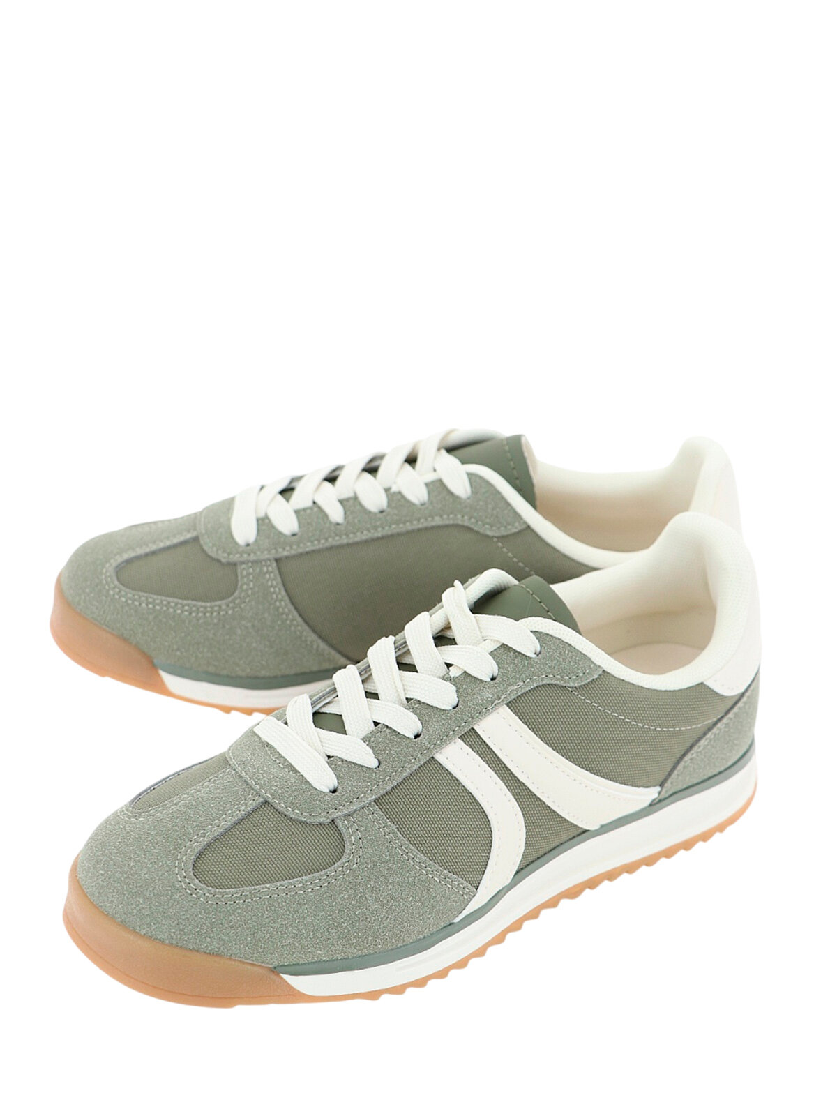 Кроссовки повседневные