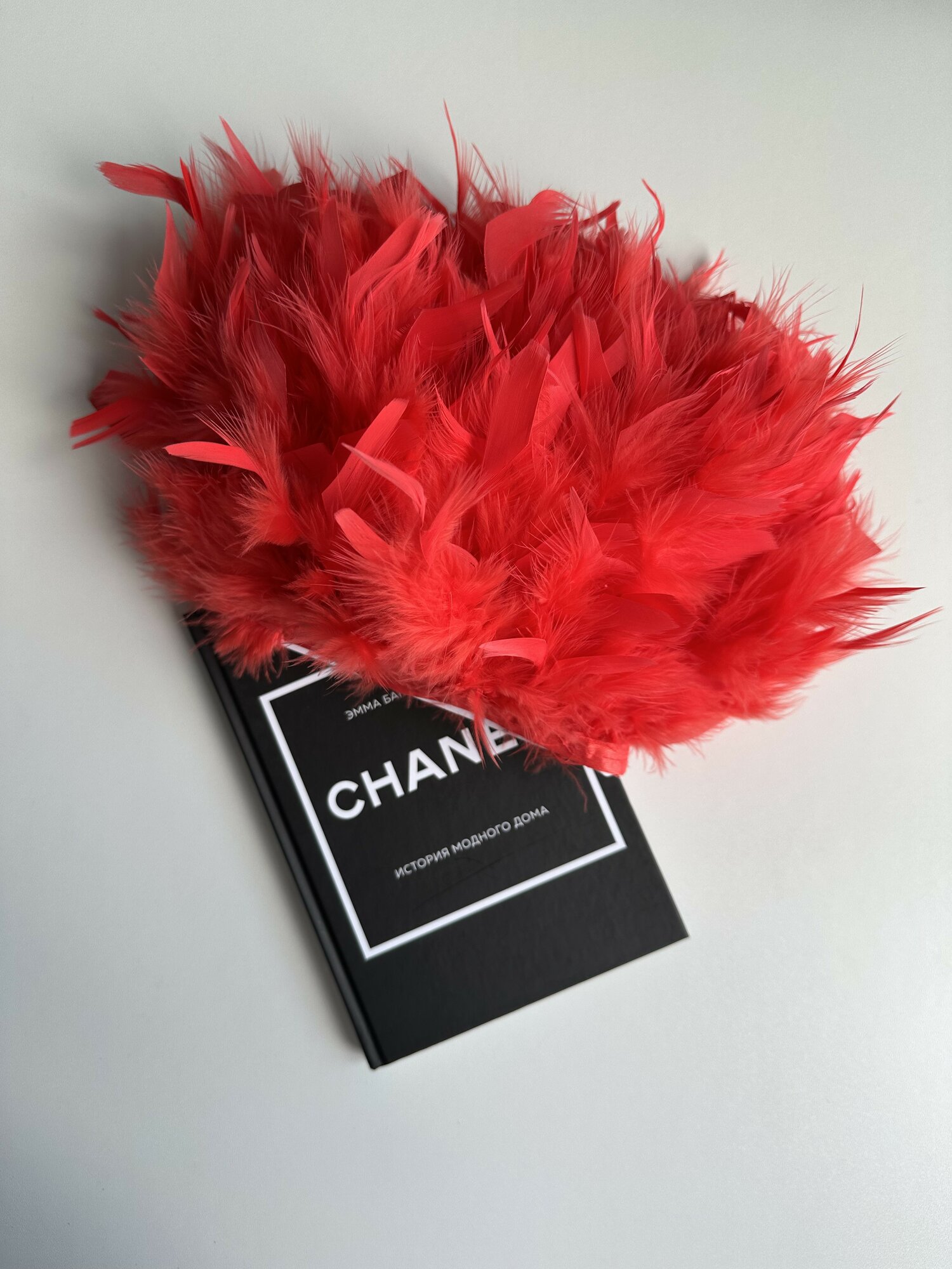 Тесьма с перьями на ленте марабу, красный, 2 метра для творчества и пошива