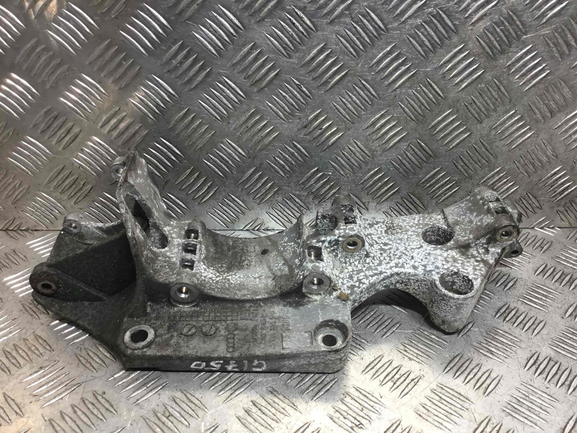 Б/У Кронштейн генератора Ford Galaxy 1 поколение [рестайлинг] (2001-2006) 2003 г.