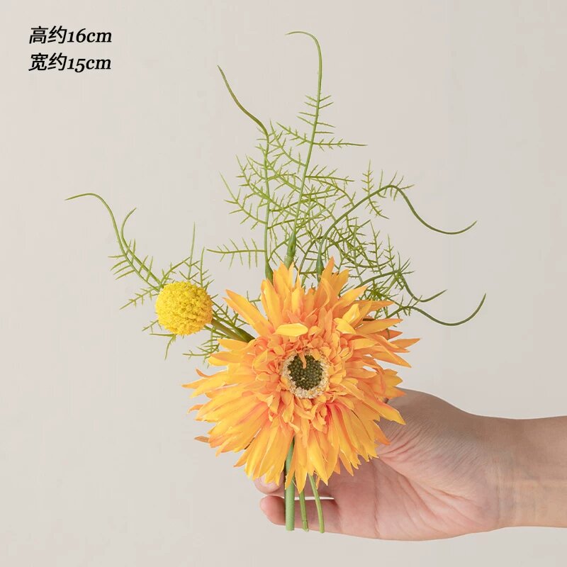 Композиция из искусственных цветов RoomTour: маленький букет, декор из пластиковых и сухоцветов, украшение для стола,