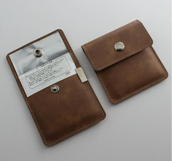 Коробка для хранения из искусственной кожи с брелоком, персонализированная портативная коробка для хранения вещей для мужчин, коробка для хранения из алюминиевой фольги, подходит для путешествий и активного отдыха на природе.