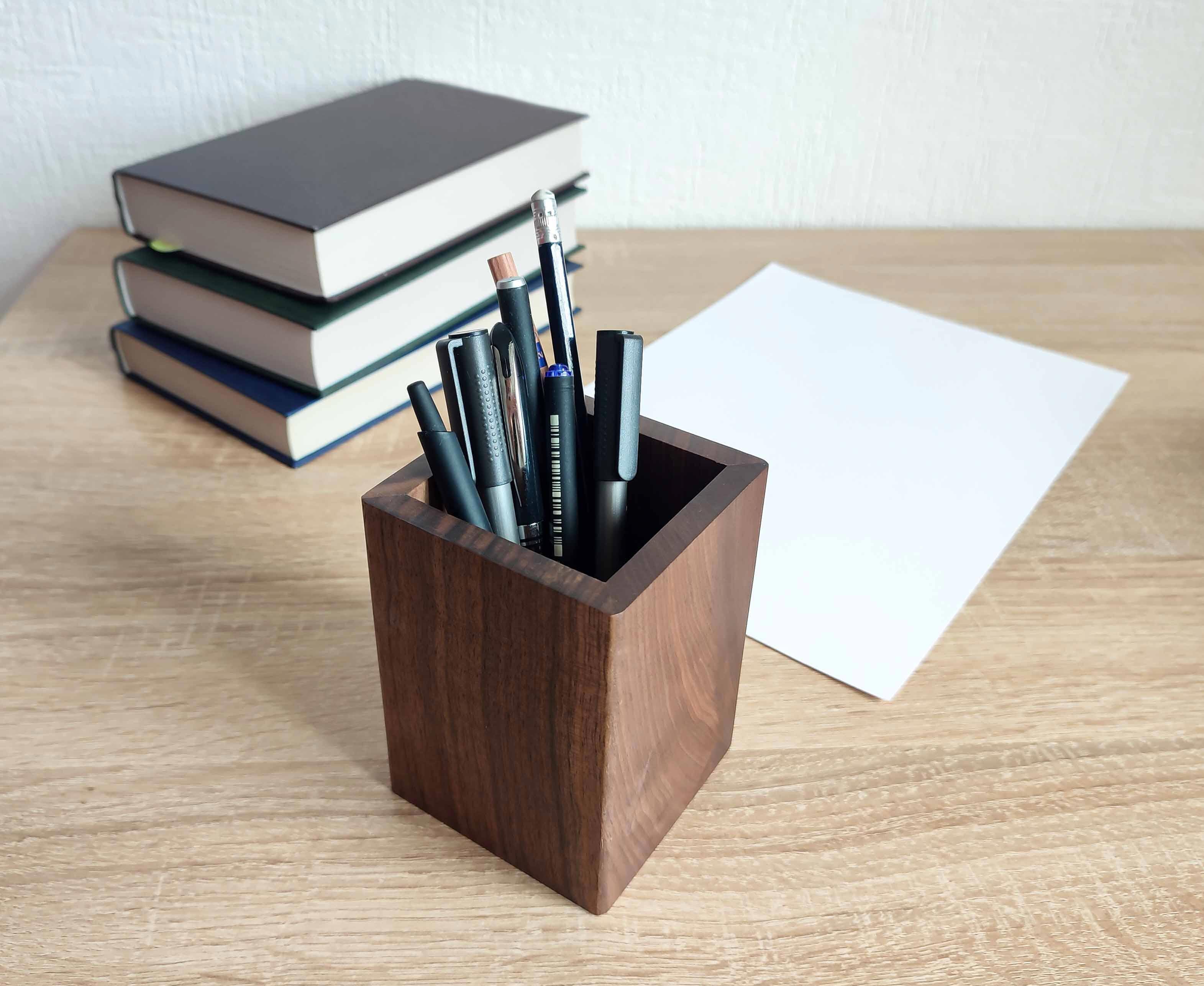 Карандашница деревянная. Подставка для ручек, канцелярских товаров