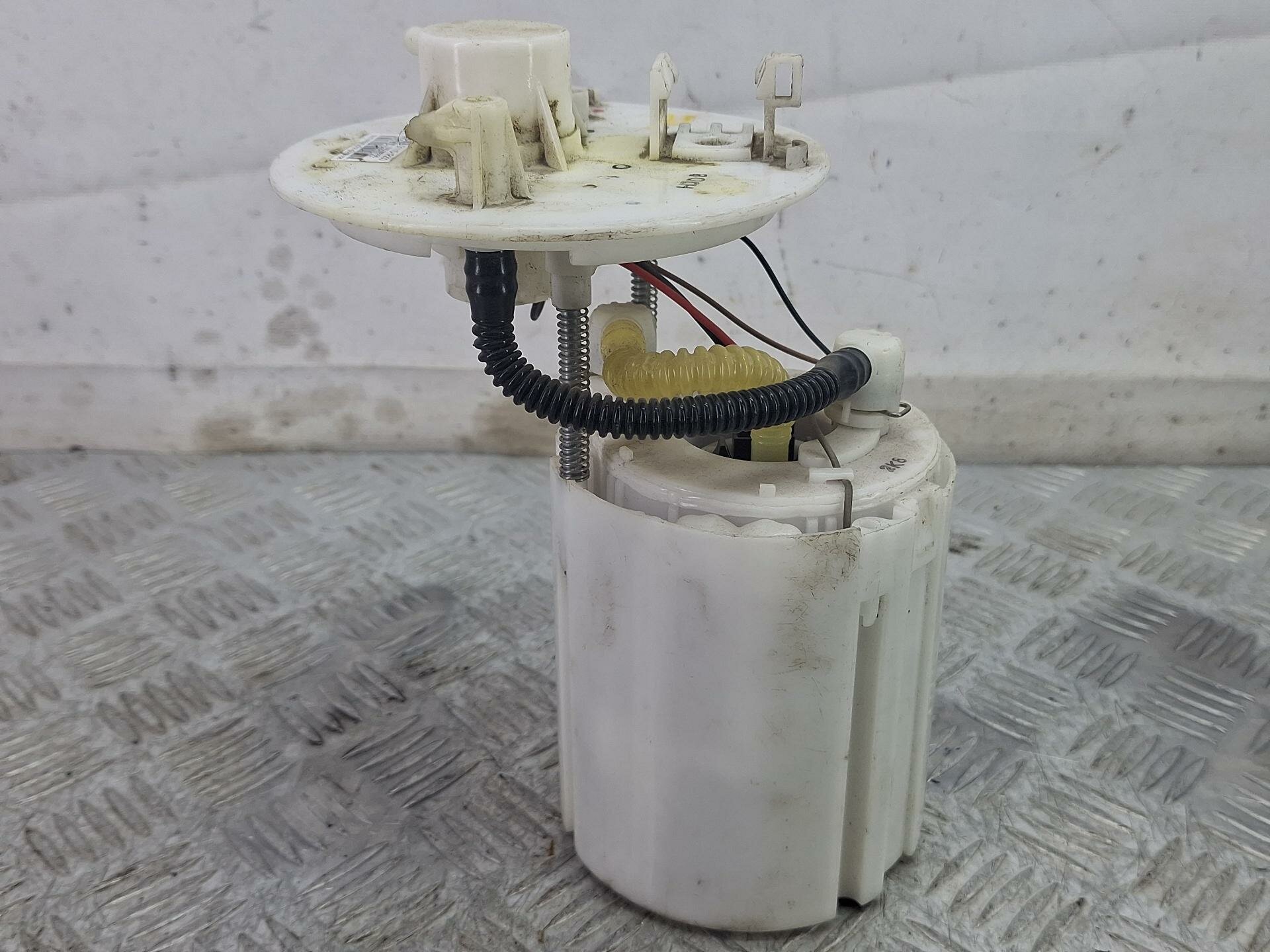 Насос топливный в бак Kia Rio 3 (2011 - 2015) 311101R200