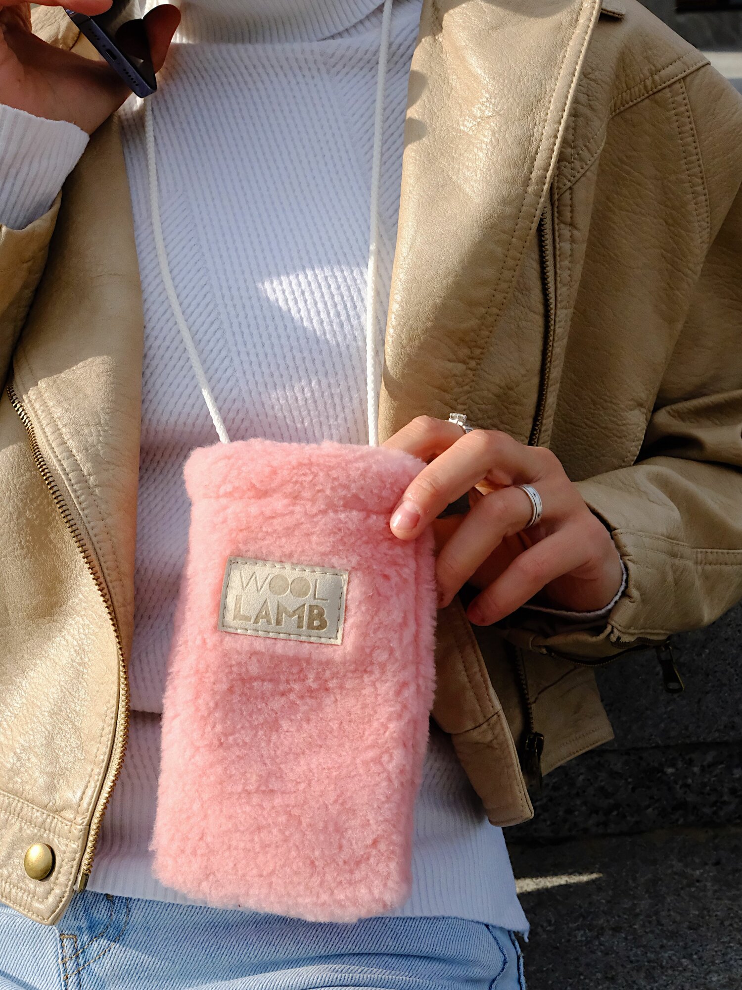 Сумочка для телефона Тедди Woollamb Лосось - сумка-чехол для телефона