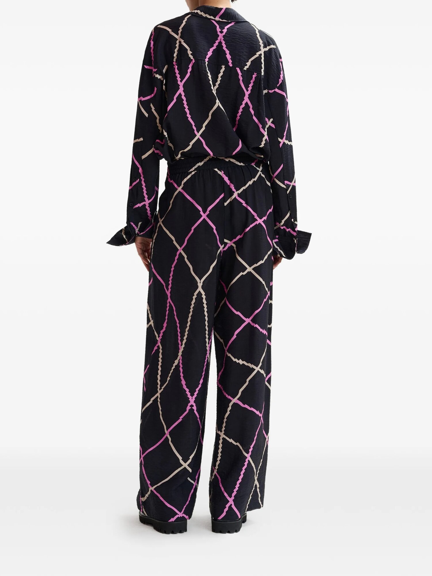 Рубашка ESSENTIEL ANTWERP Printed shirt, размер 42, black / black — фото 1