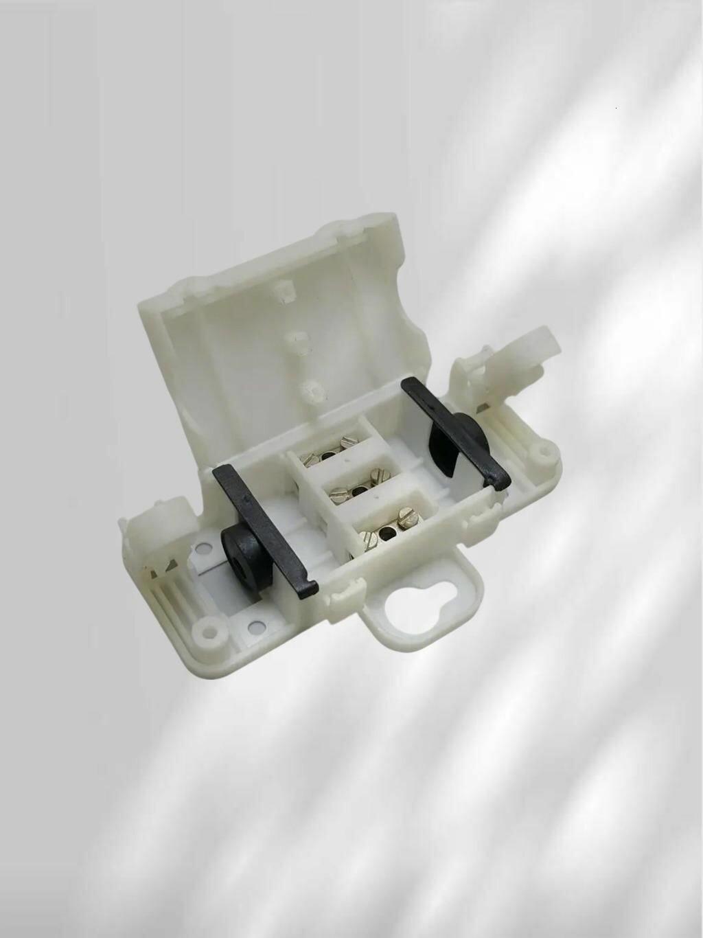 Электрическая розетка для подземной проводки