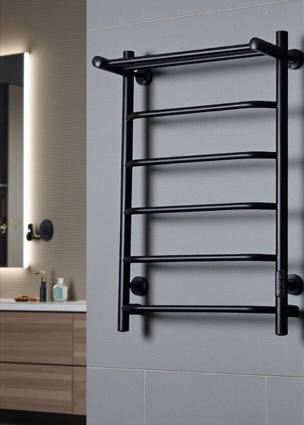 Полотенцесушитель электрический TermoPrime 500мм 800мм черный матовый, лесенка с полкой под-ие скрытое/ кабель с вилкой