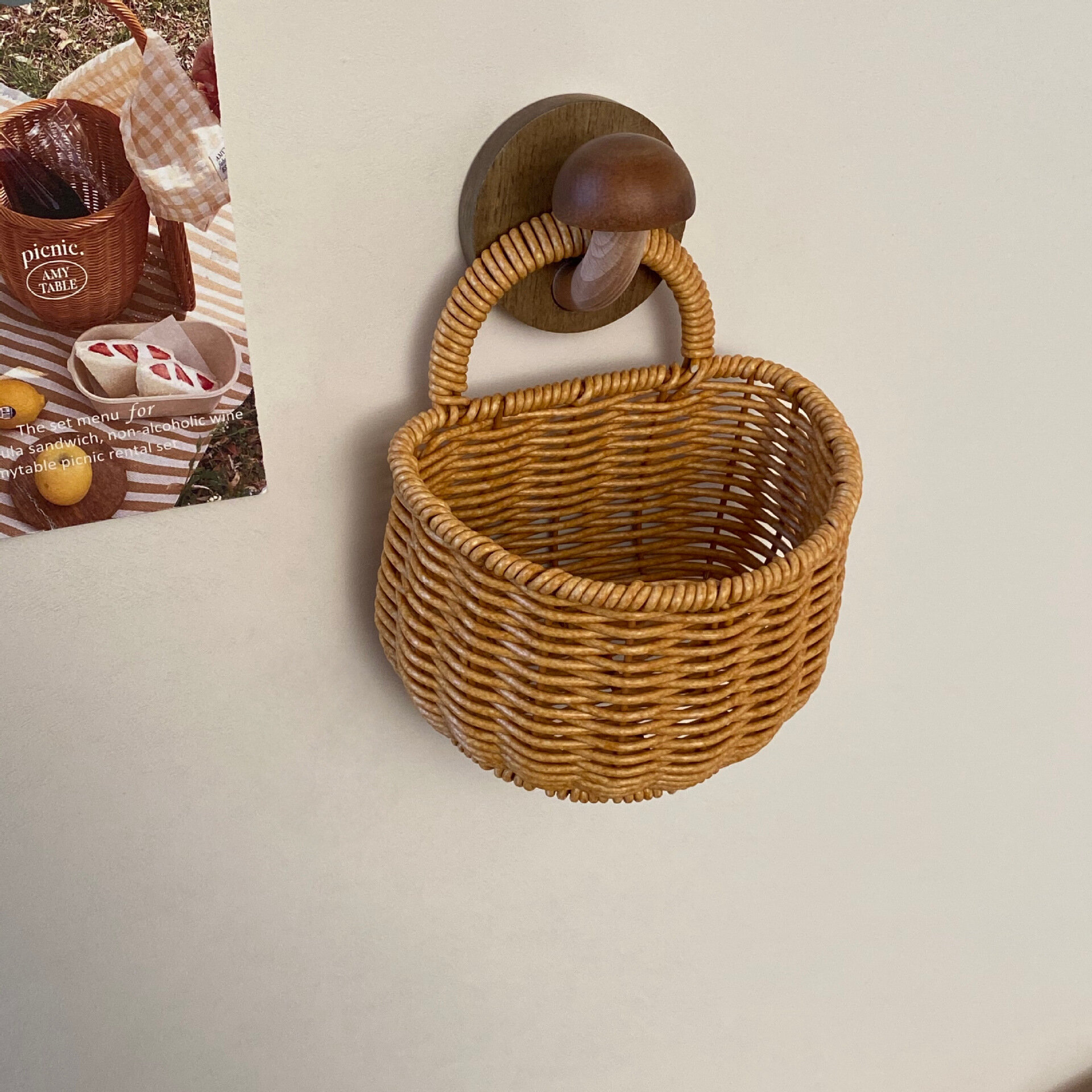 Винтажная имитация ротанга, корзина для хранения, ручная настенная корзина для хранения, маленькая корзина, корзина для фруктов, корзина для овощей, плетеная корзина для хранения