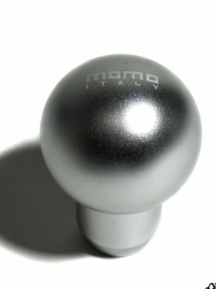Насадка на рычаг КПП "MOMO" серебристая