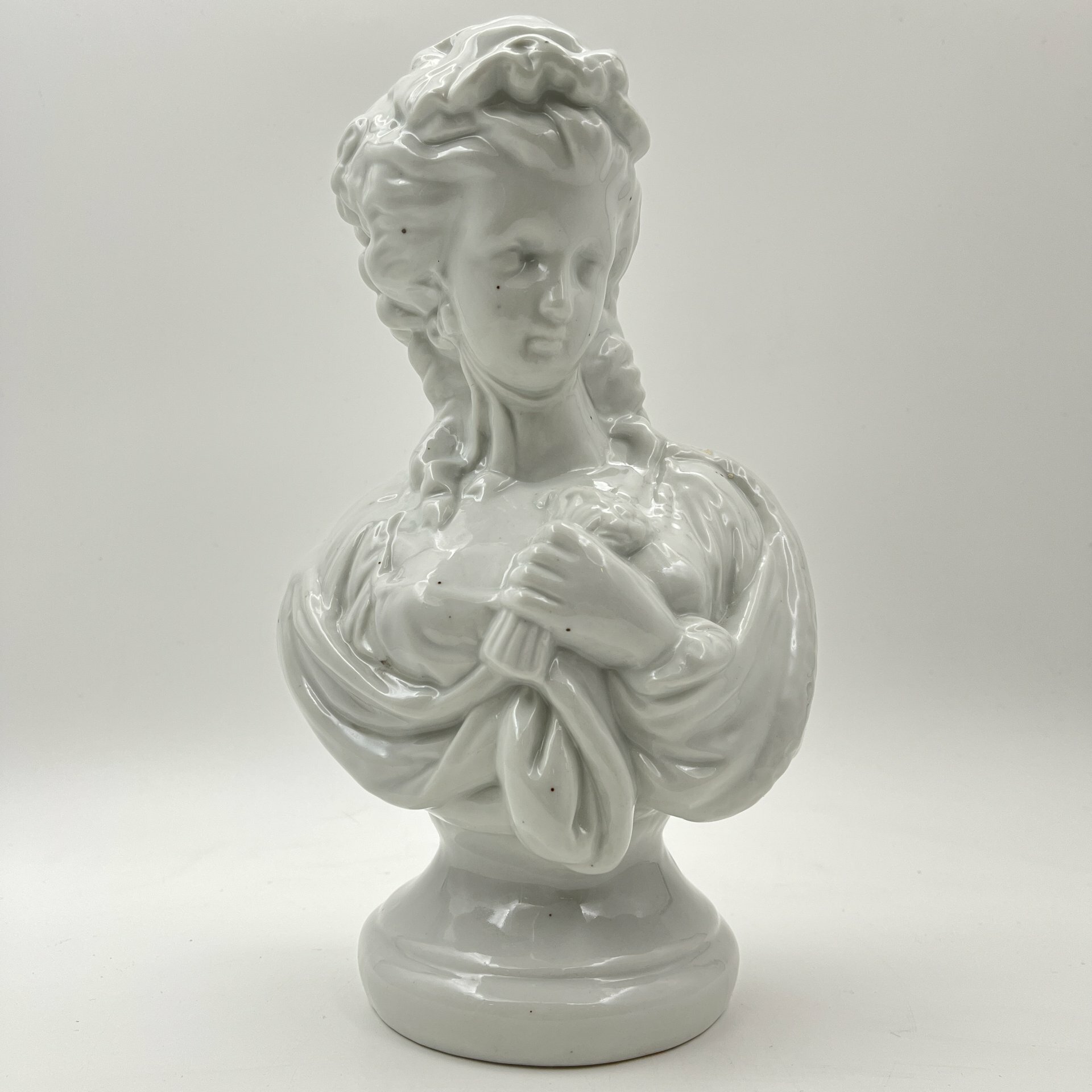 Бюст "Дама с букетом цветов", фарфор, Западная Европа, 1920-1960 гг.