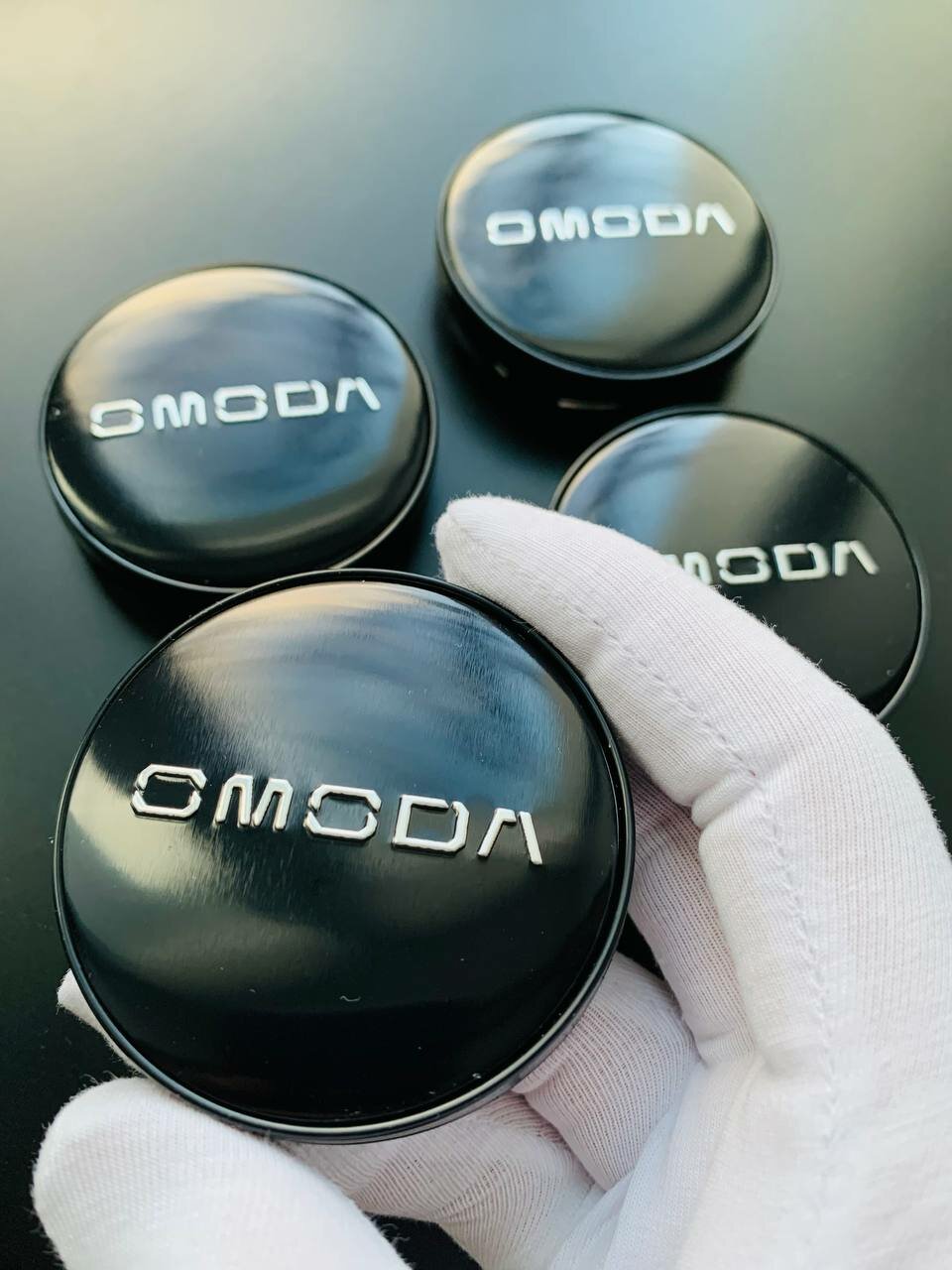 Ступичные заглушки на диски Omoda 60/56мм черный. Колпачки на диски Омода 60мм 4шт