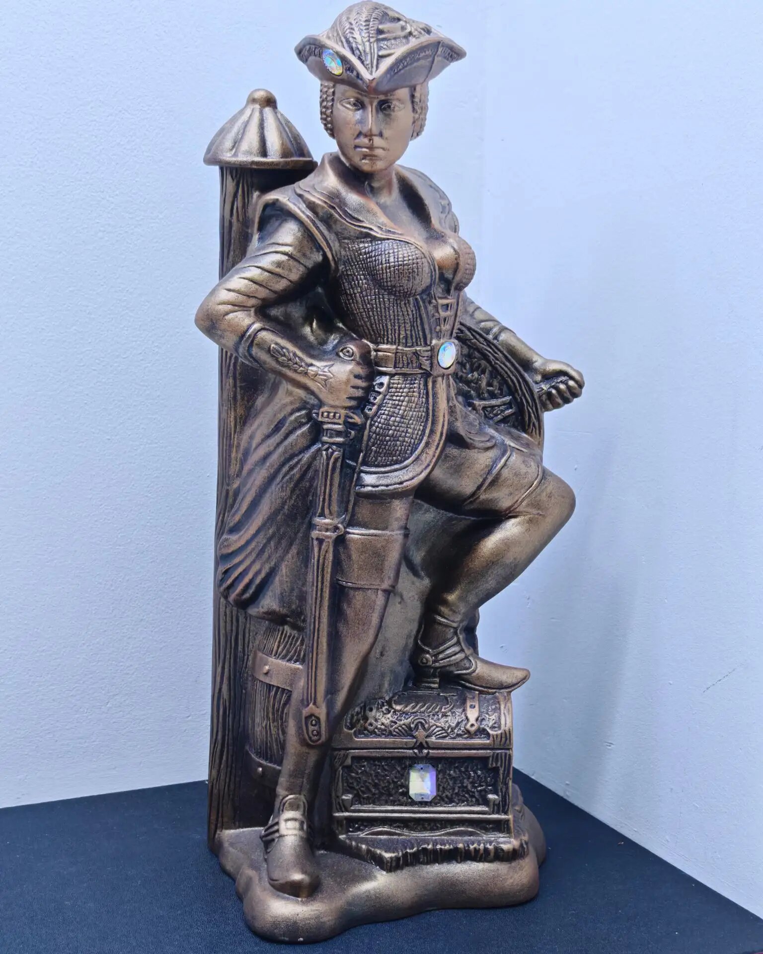 Керамическая копилка "Пиратка", коричневый цвет, керамика, 18x14,5x44 см