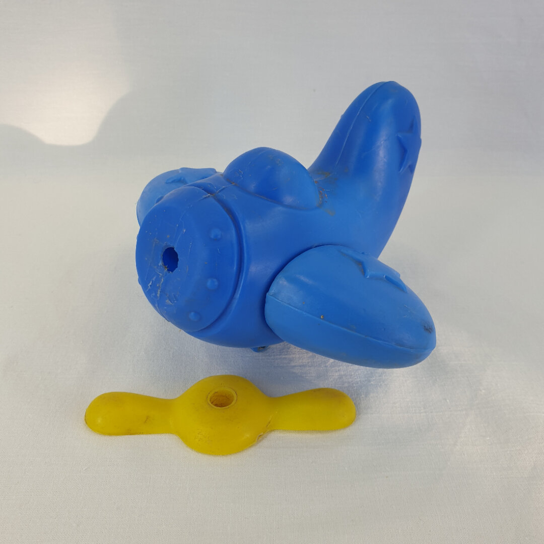 Игрушка Самолет, пластик пропеллер не закреплен, винтаж СССР