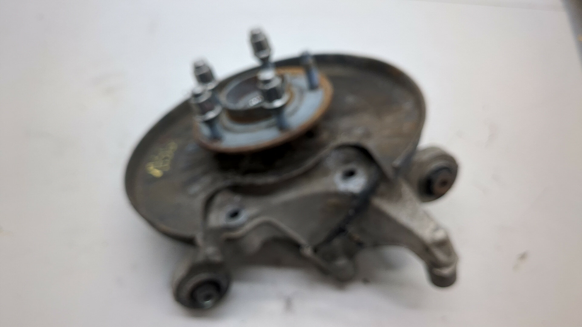 Ступица (кулак, цапфа) левая задняя Chevrolet Equinox Б/У