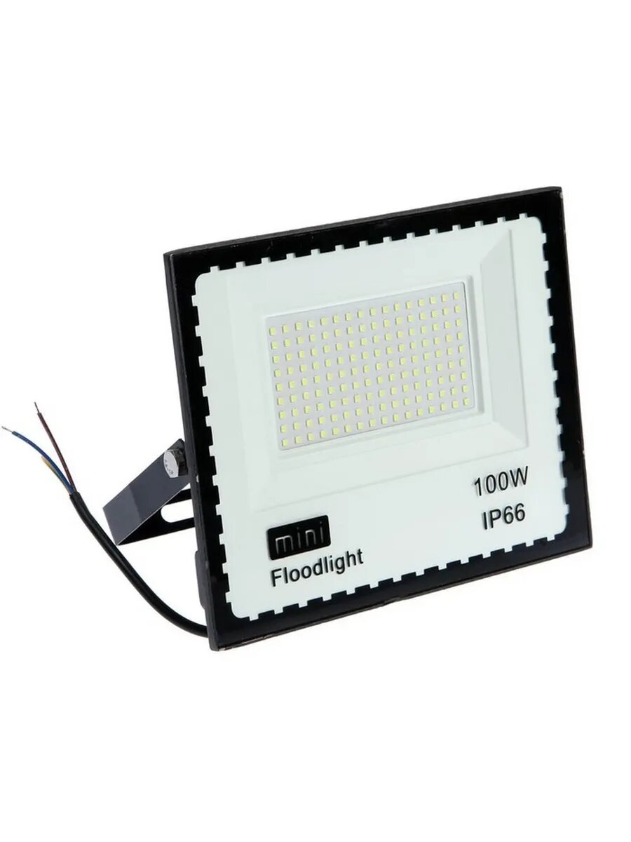 Мощный светодиодный прожектор для яркого освещения