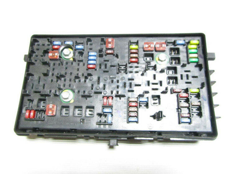 Блок предохранителей 95216200-02 6200 Шевроле Круз 1.4л Турбо - средняя часть