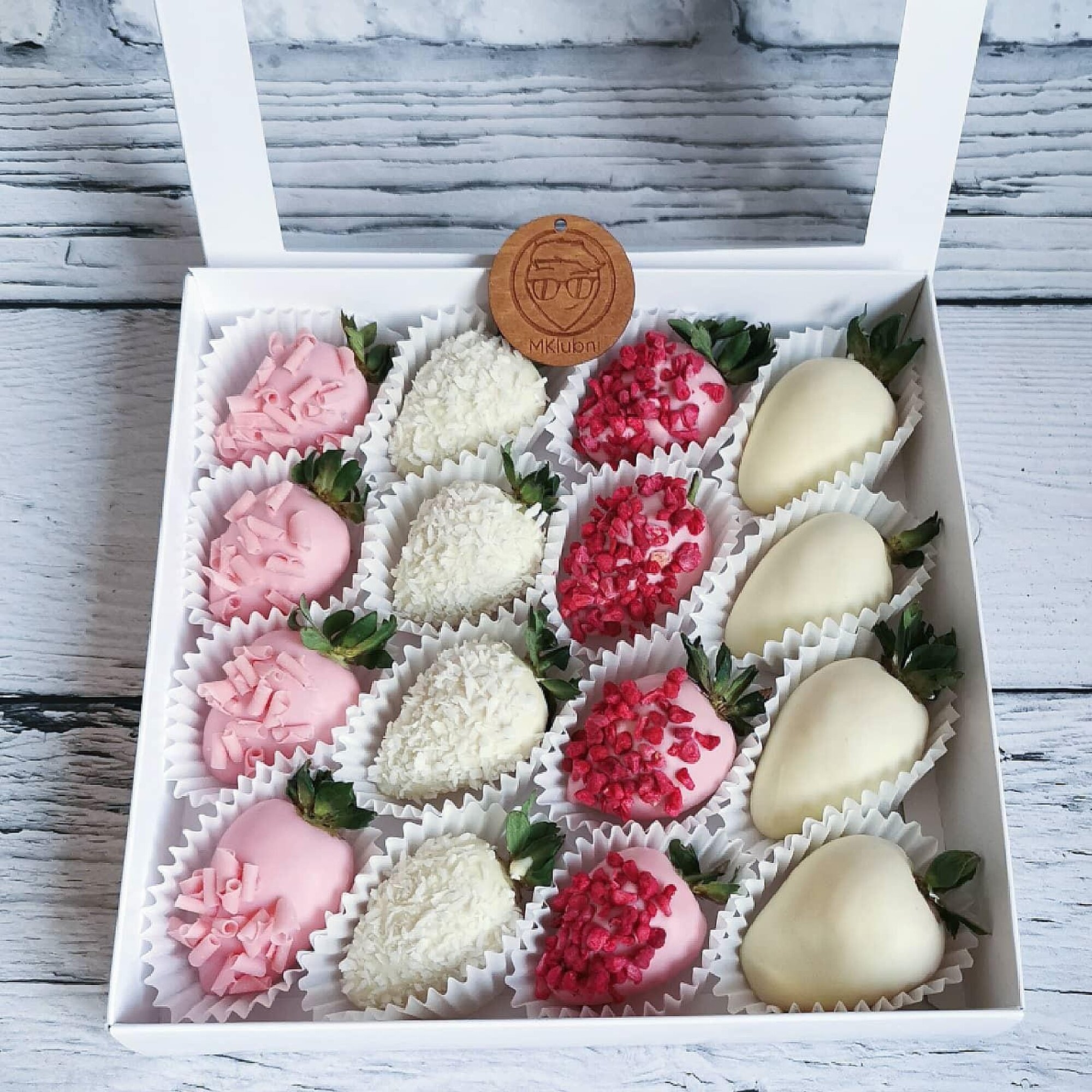 Подарочный набор Mklubni клубника в шоколаде, 16 шт, в коробке, номер 2