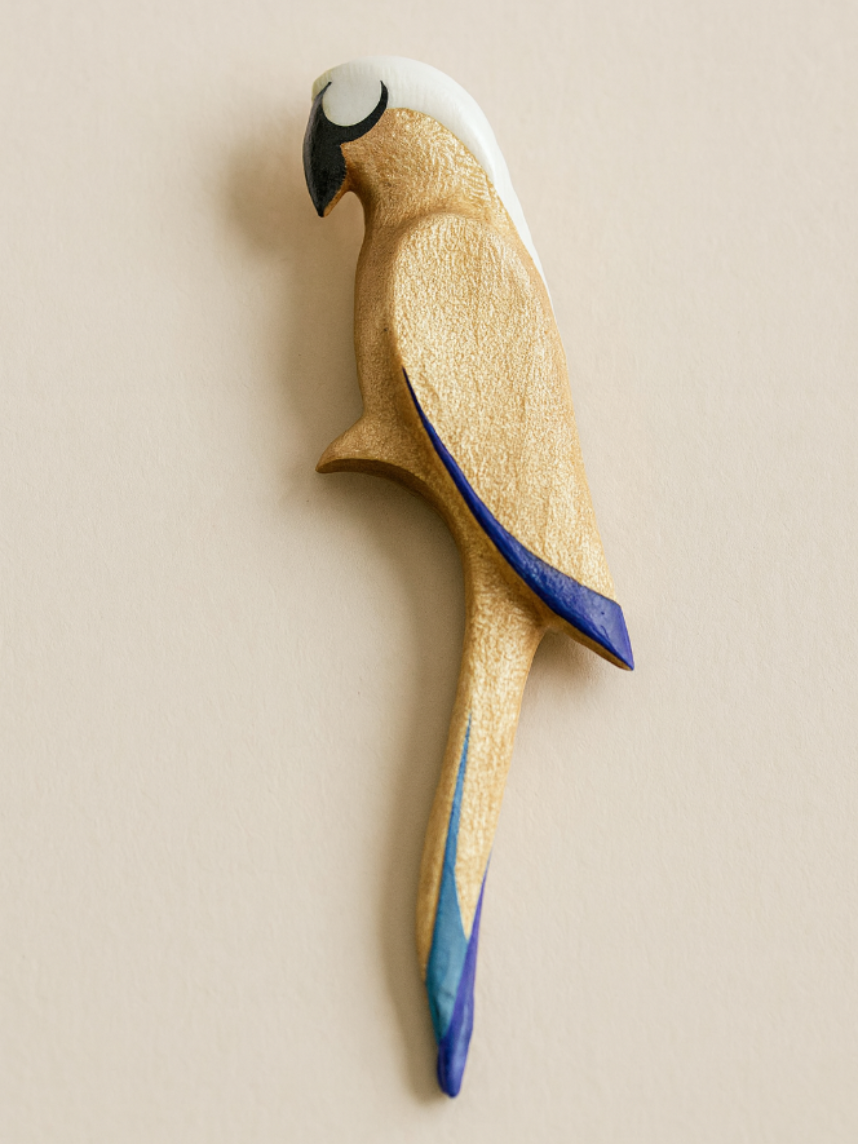 Брошь, дерево