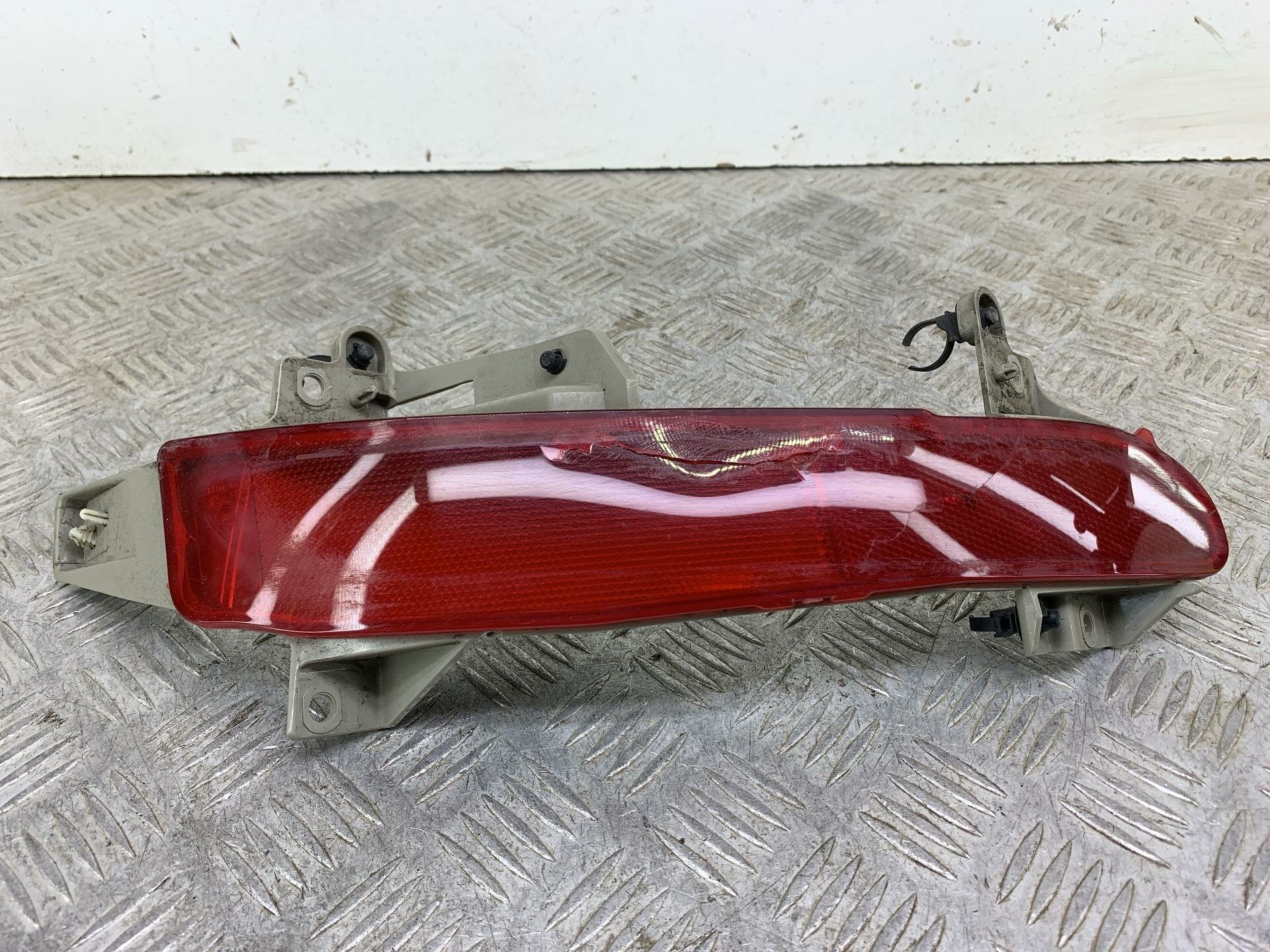 Фонарь противотуманный правый Ford Galaxy 3 рест. 2022 83222