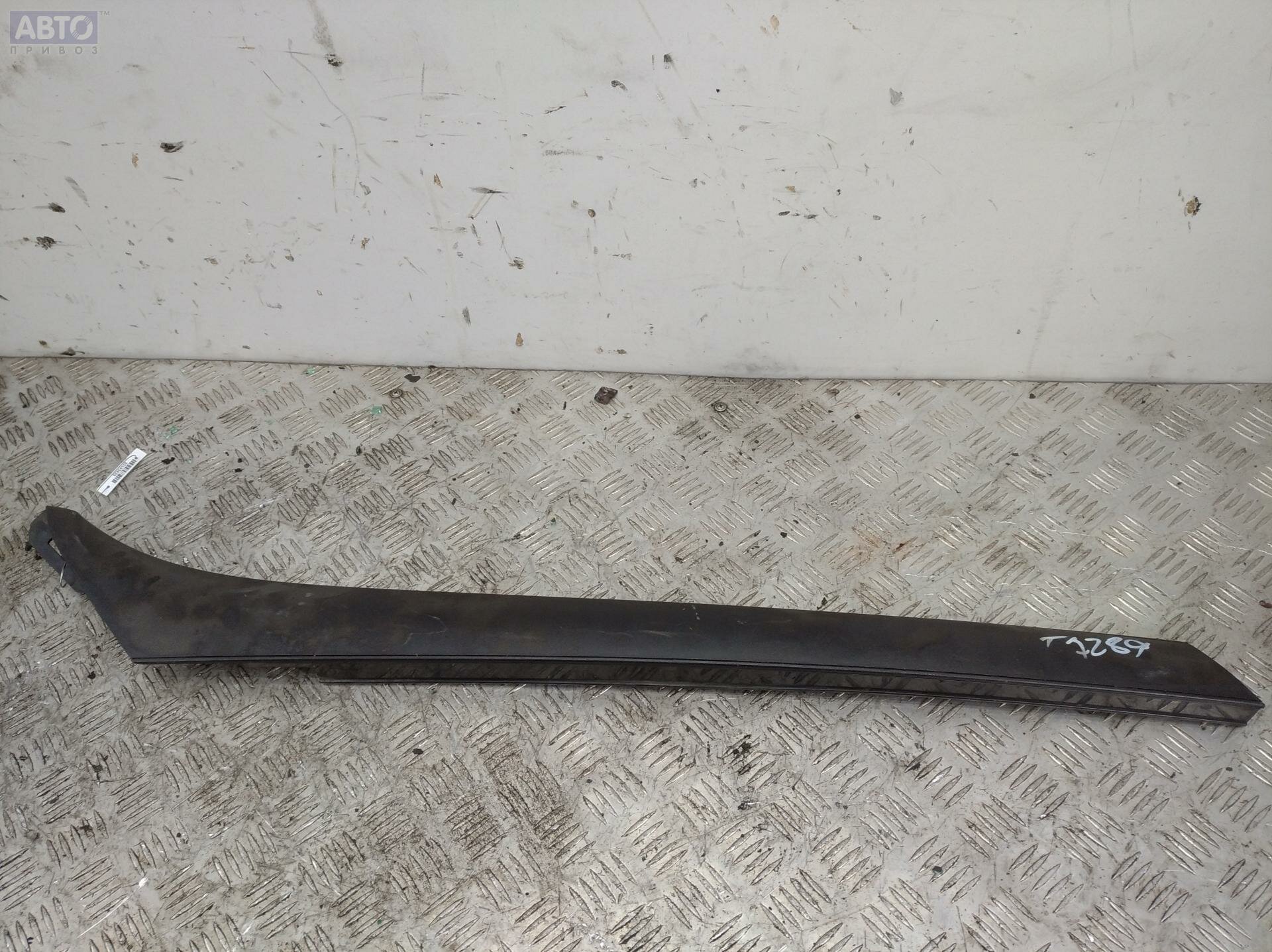 Молдинг лобового стекла Ford Transit (2006-2014)