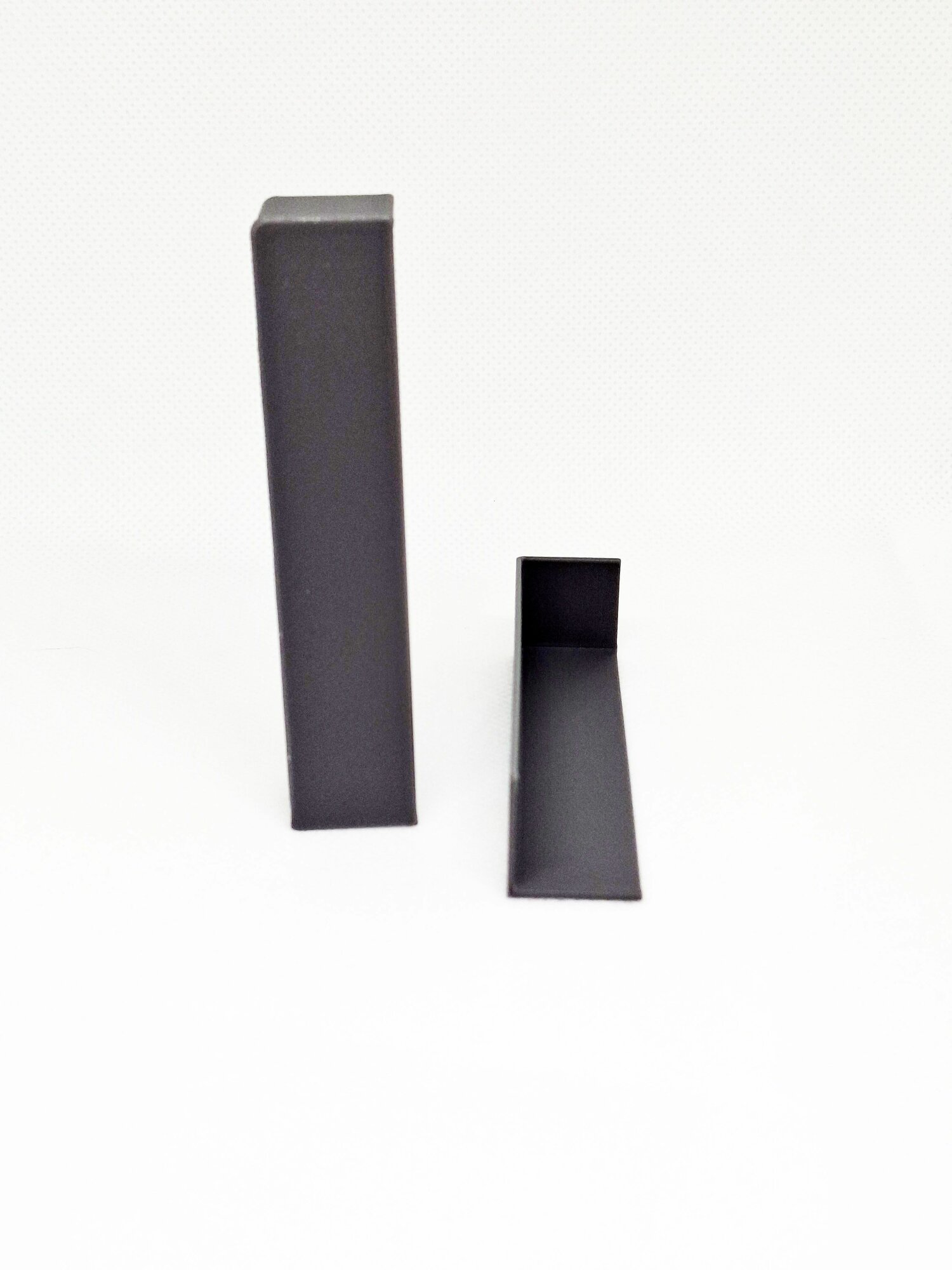 Заглушки торцевые для плинтуса 80*16 мм (Темно-серый, бетон) - 2 шт.