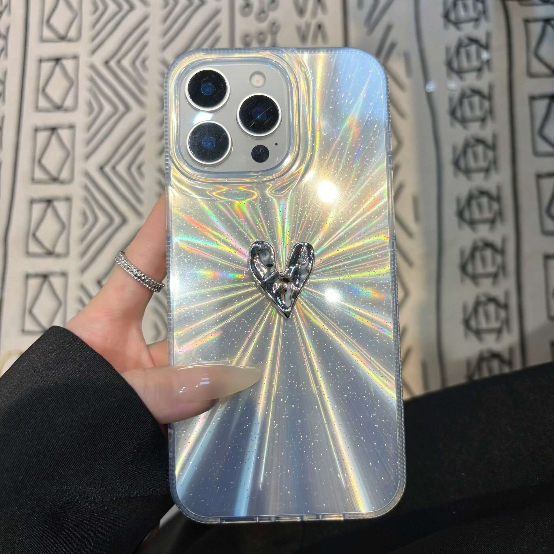 Чехол для iPhone 16 Pro Max с эффектом 3D хрома в форме сердца
