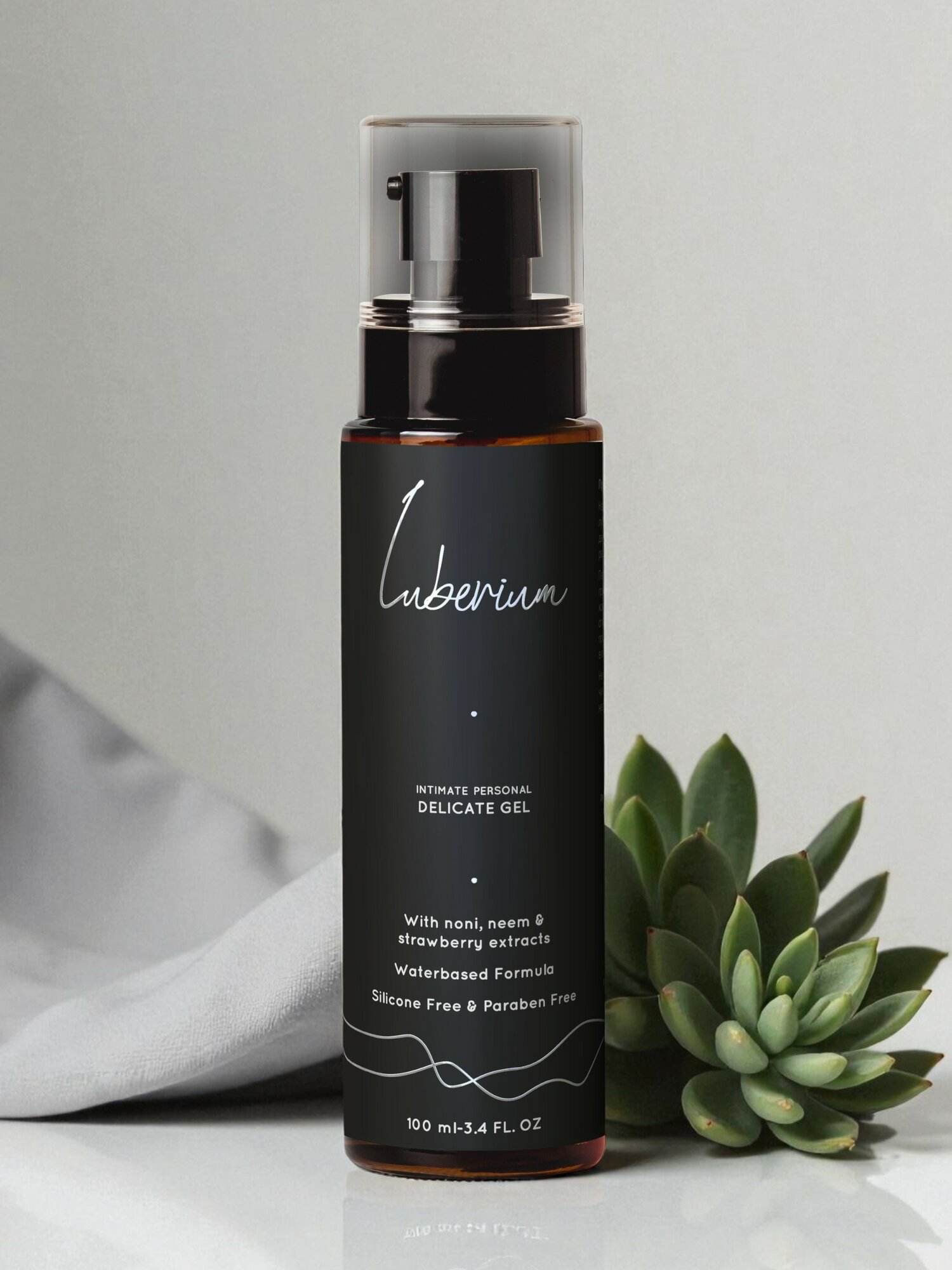 Бережный интимный гель с экстрактами нони, нима и клубники Luberium Delicate Waterbased 100 мл для двоих