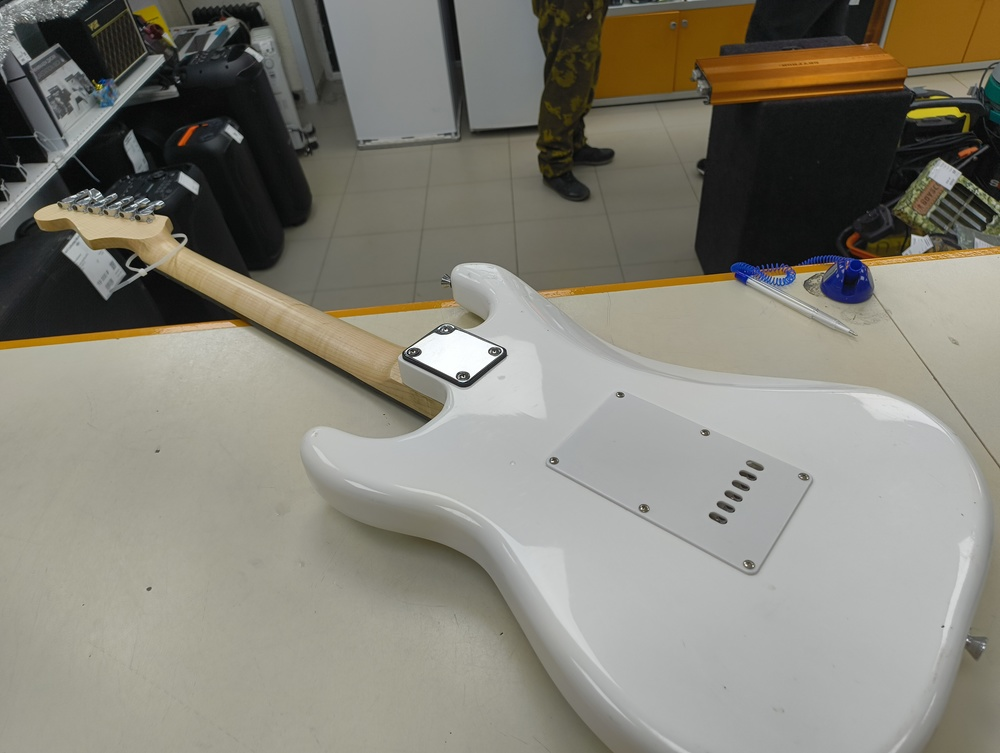 Электрогитара Fabio ST100 Б/У