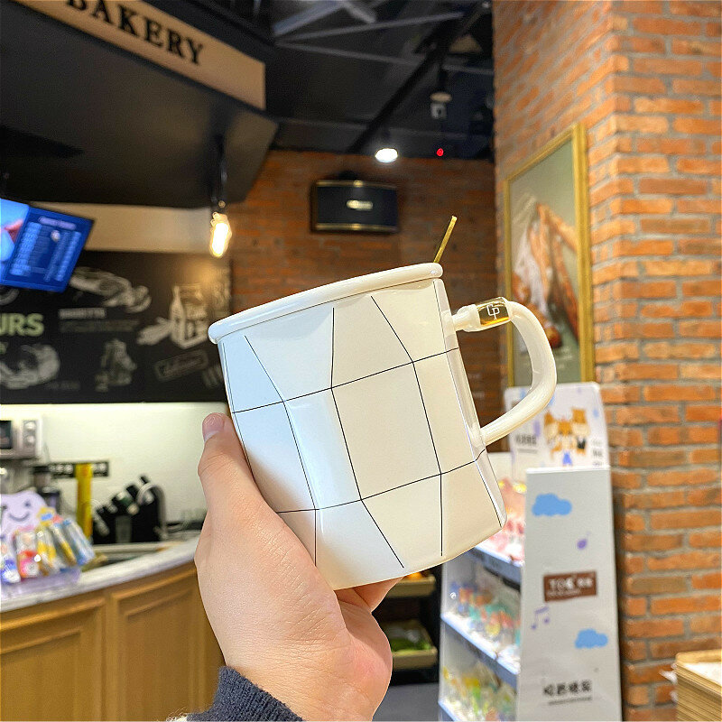 Кружка в скандинавском стиле с крышкой и ложкой для домашнего использования, для мужчин и женщин, завтрак, кофе, керамическая чашка для воды, подарок