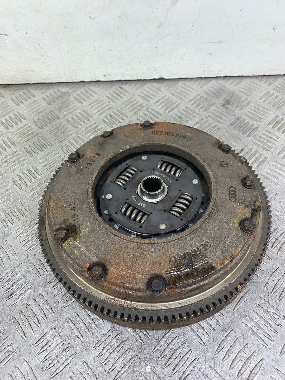 Маховик Volkswagen Golf 4 (1997 - 2006) 027105273D