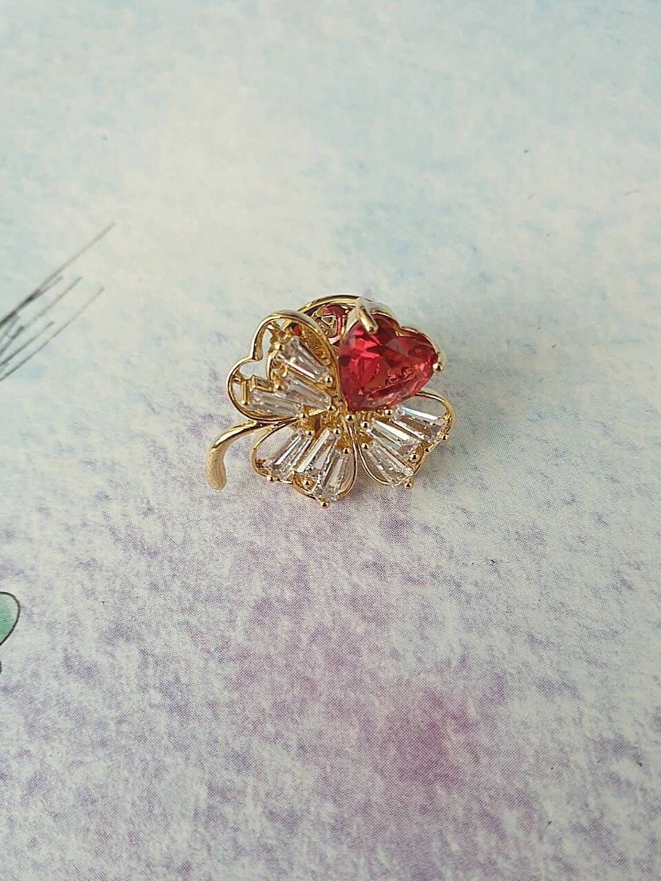 Брошь, кристаллы Swarovski, хрусталь