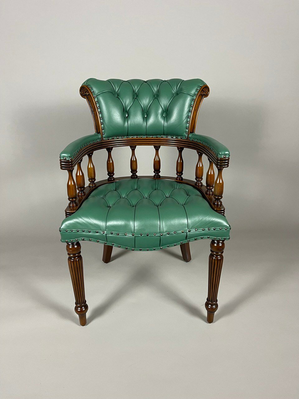 Кресло для руководителя DOMKORLEONE из красного дерева (mahogany wood) с кожаной обивкой, цвет CMH (коричневый) — фото 1