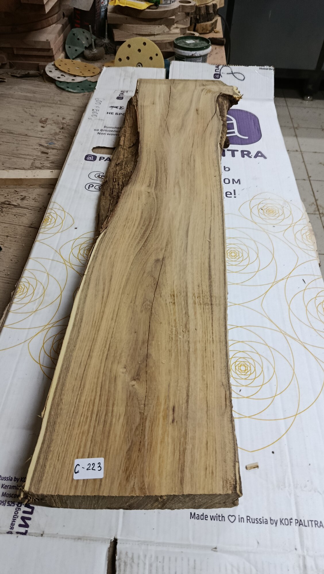 Слэб из акации, 98х20х6 см(С223) высушенный , влажность 8%, фрезерован, не шлифован