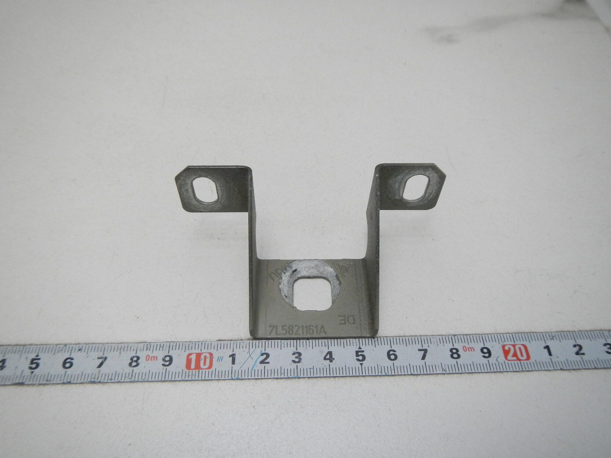 Б/У Кронштейн крепления крыла, Porsche (Порше)-CAYENNE (03-10) PORSCHE CAYENNE (03-10) передний Без повреждений. 640268 V...