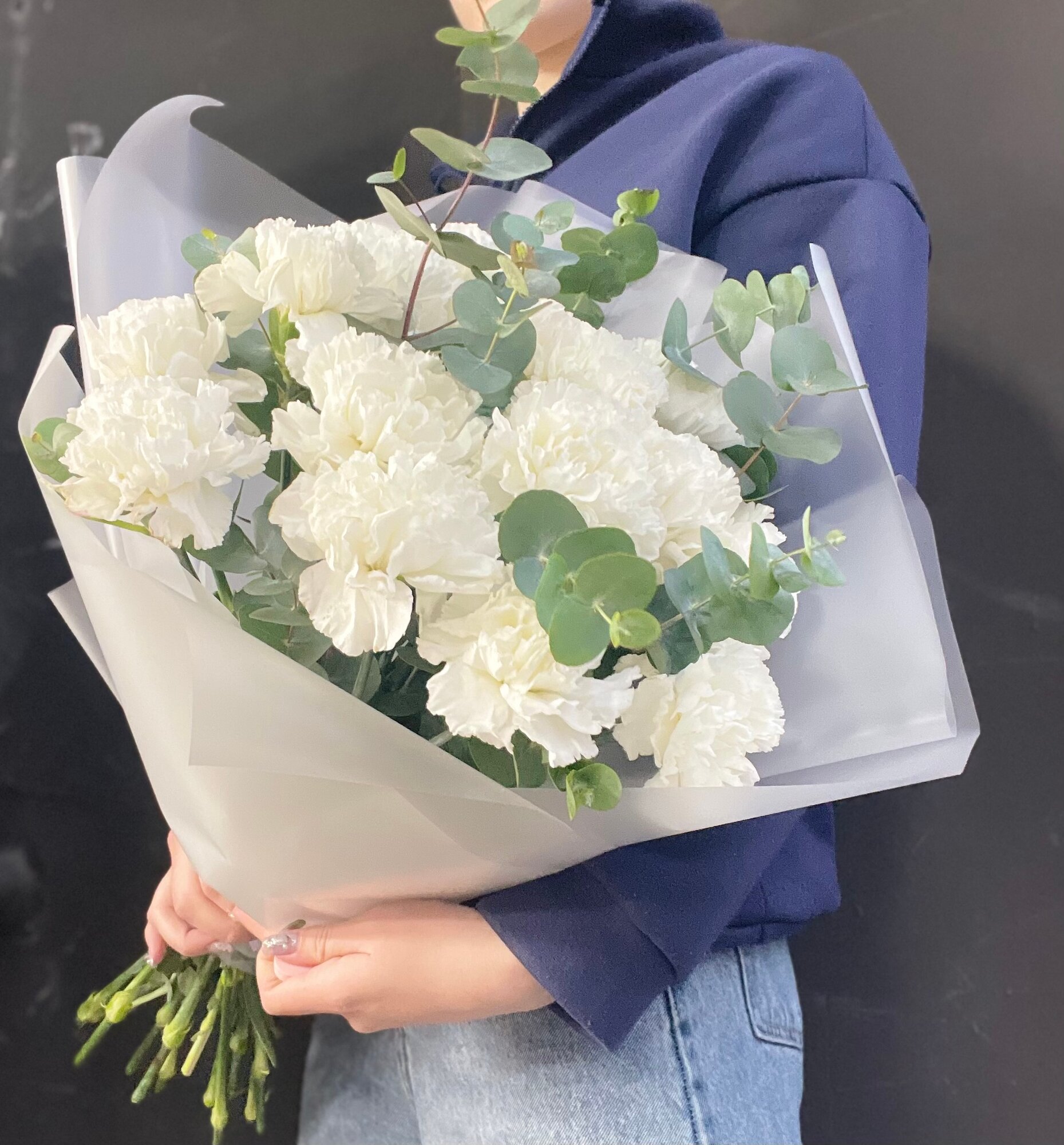 Букет из говоздики белой нежный