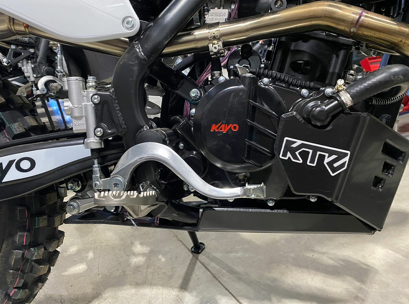 Защита двигателя мотоцикла KAYO K5 ENDURO (ZS174MN-5) 2024. 604.10