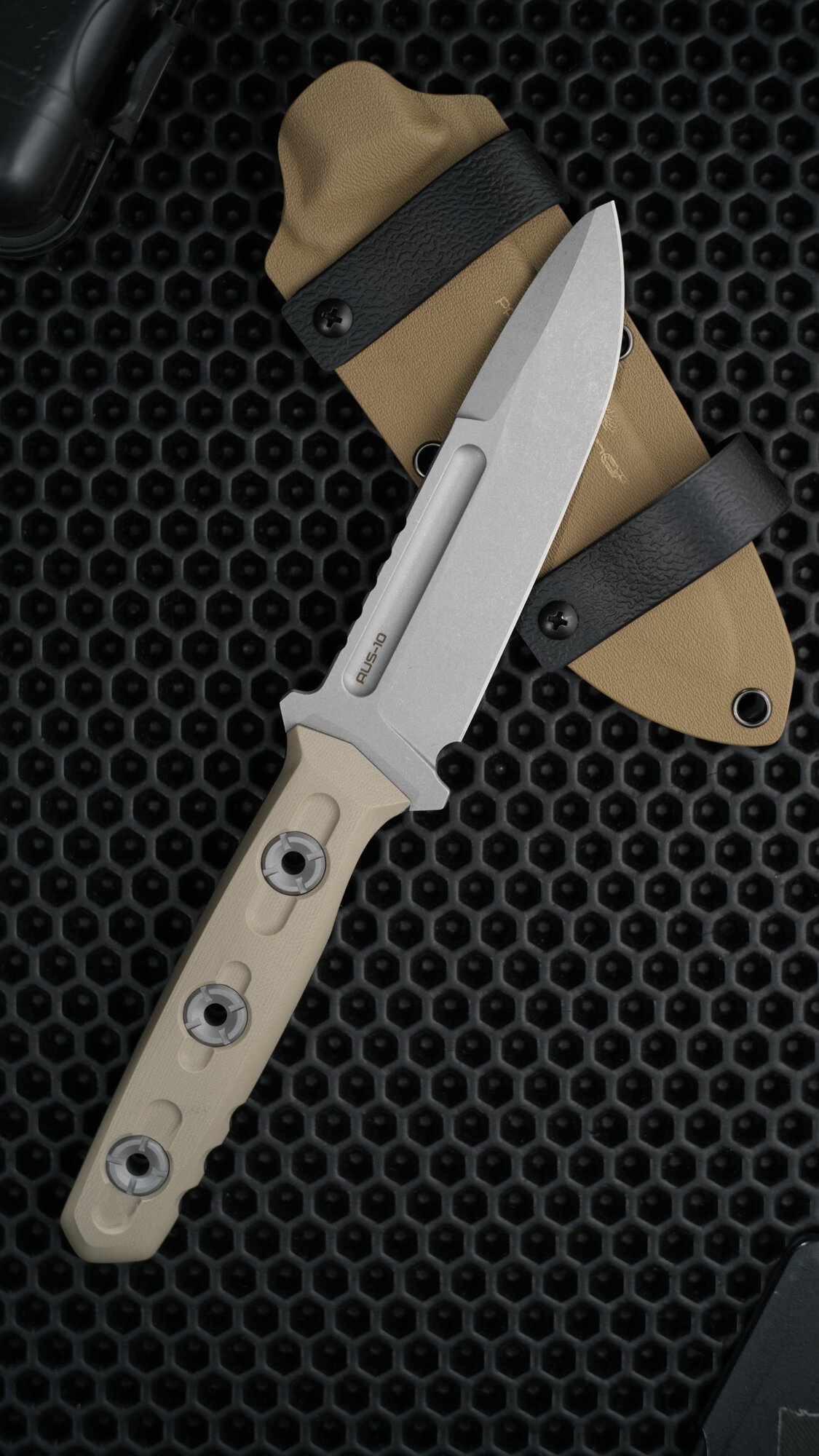 Нож тактический Parachuter (AUS-10 SW, G10 Tan)