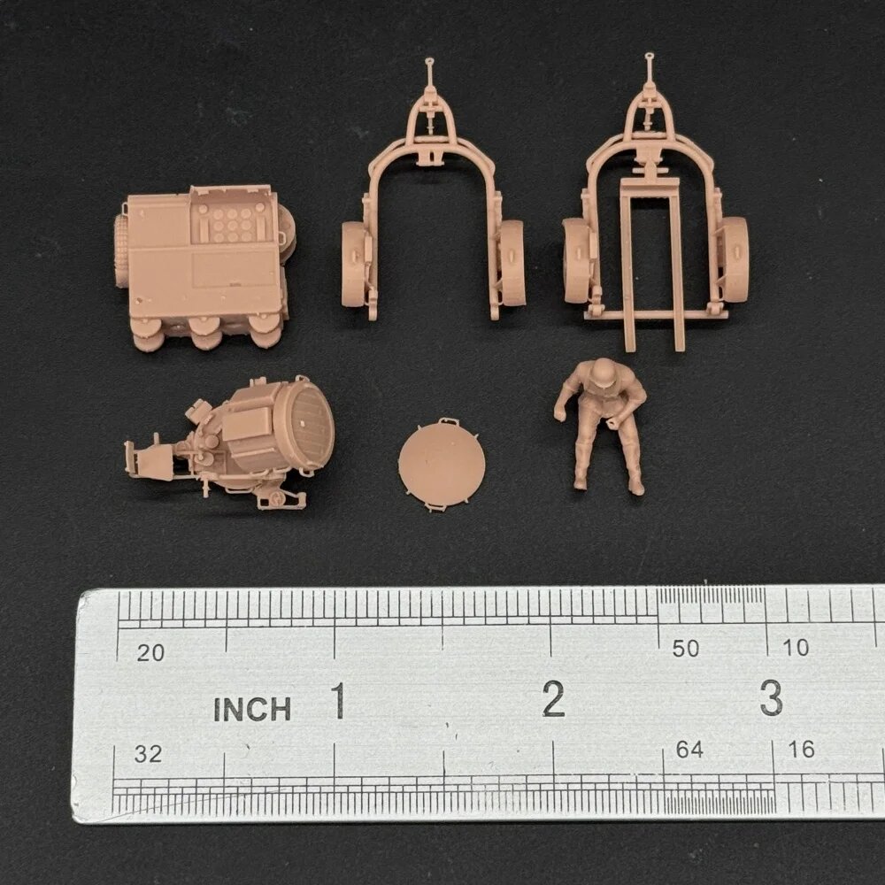 Модель немецкого зенитного прожектора SW36 1/72, резиновая фигурка солдата