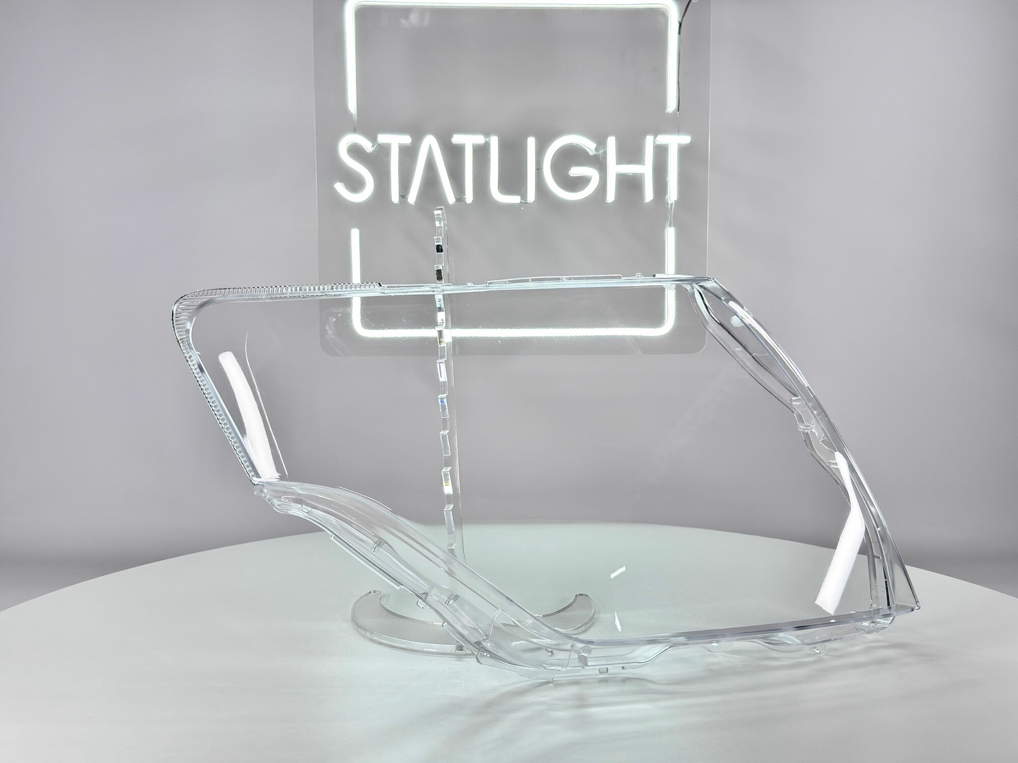 Правое стекло фары для Mitsubishi Pajero 4 2006-2016