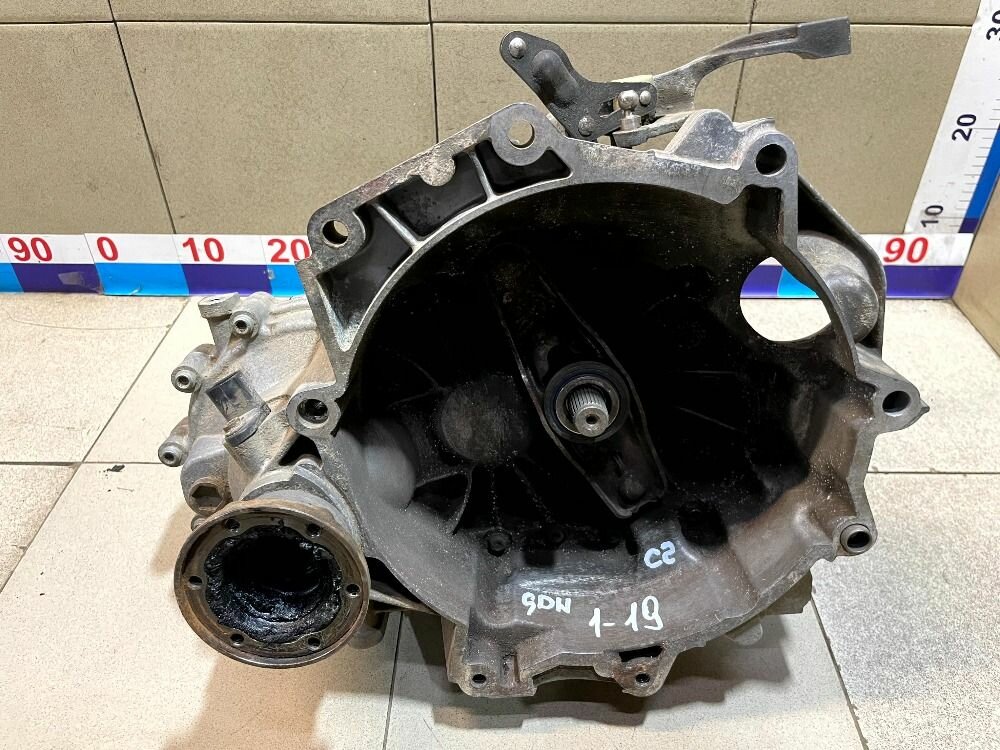 Механическая коробка передач VW Polo 4 02T300054L