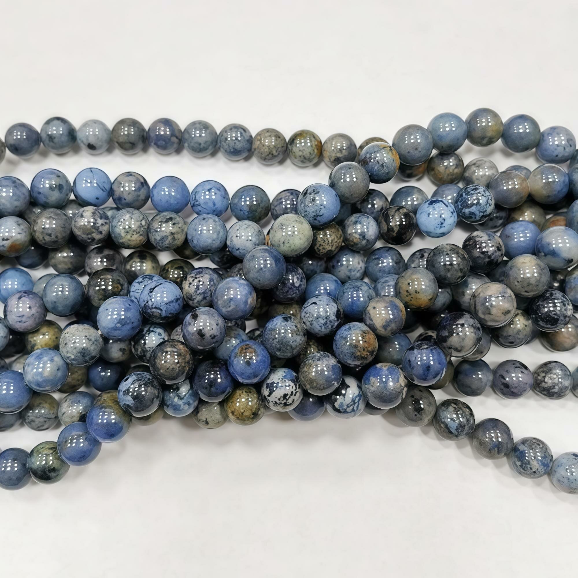 Бусины каменные, дюмортьерит с кварцем, 7.5-8.5мм, 45 шт, низка