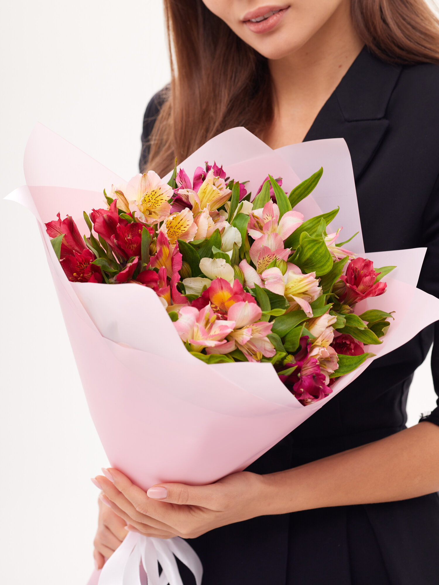 Монобукет из Альстромерий, 11 штук, разноцветные, подарочная упаковка