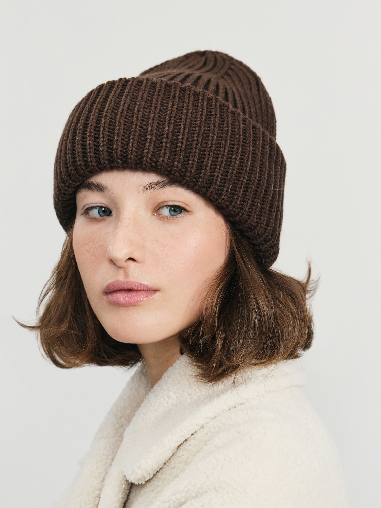 Шапка-бини для женщин