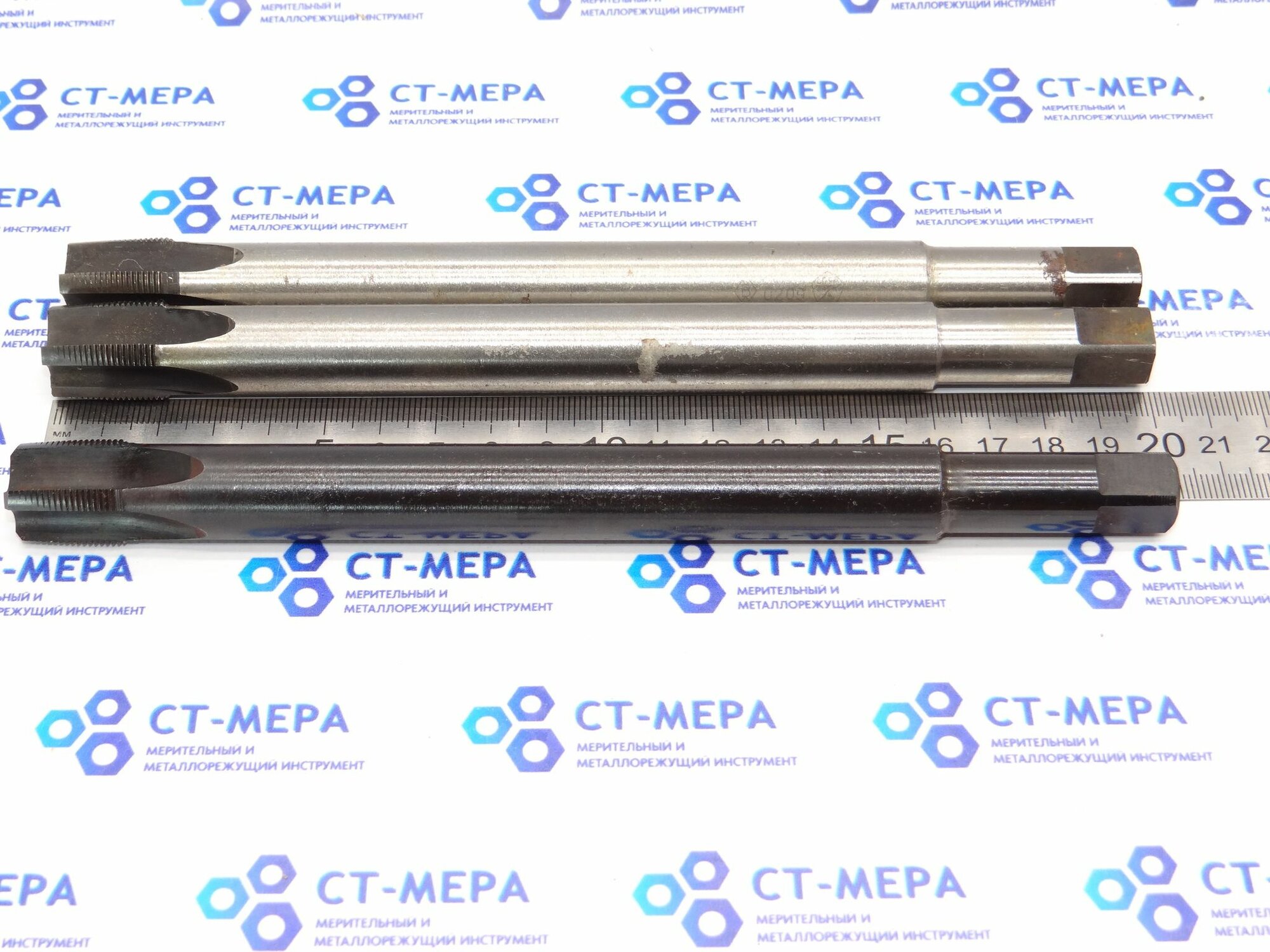 Метчик гаечный М18х1 L 200мм (0209)