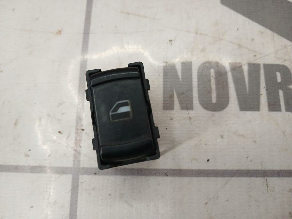 Кнопка стеклоподъемника VW Passat B5 96-00