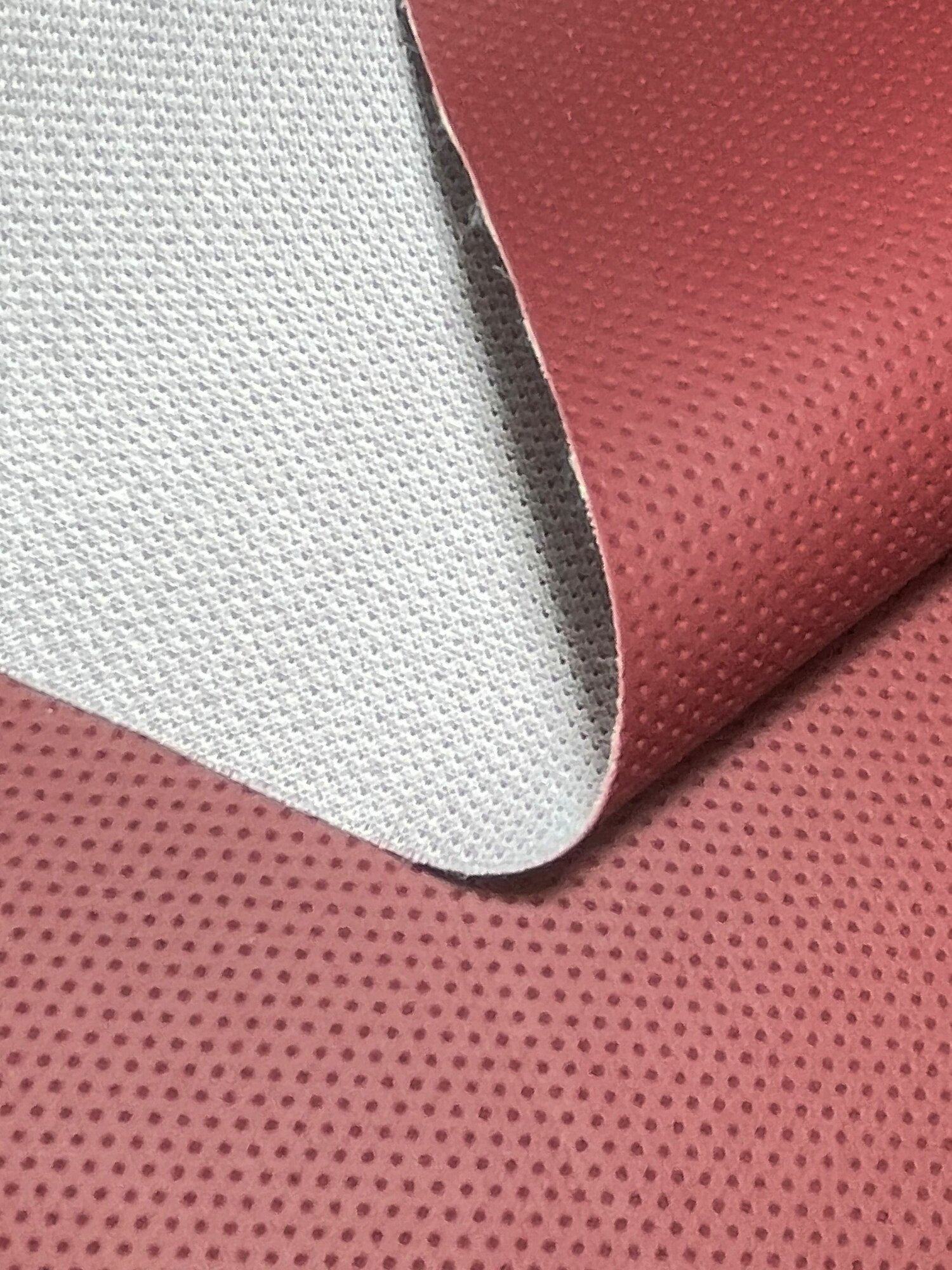 Винилискожа MOTO-SV 0,7 мм перфорация бордовая 100 см х 160 см